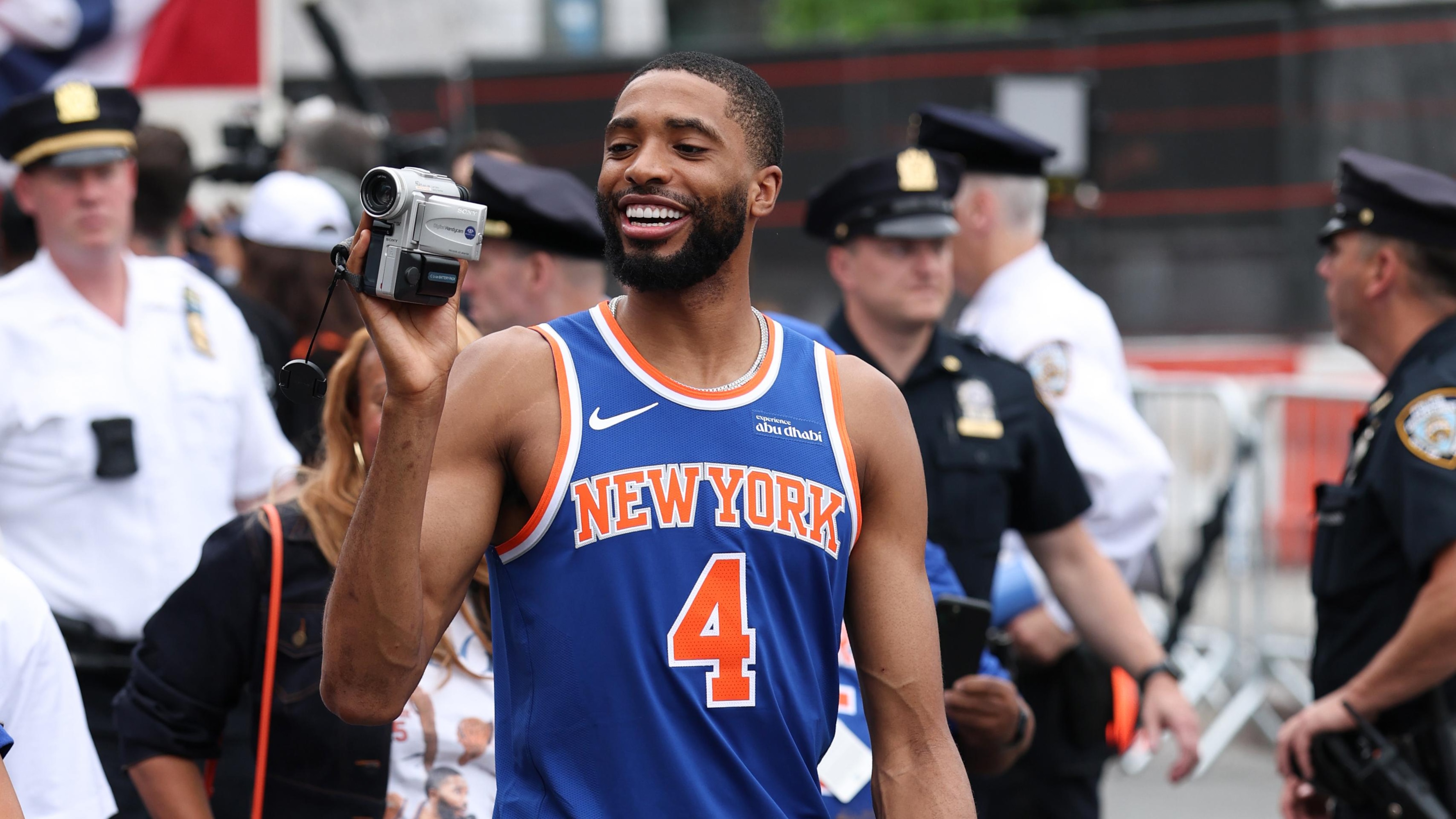 Knicks' Mikal Bridges Shouts Out Dog Sonny in Trending Video From NBA ...