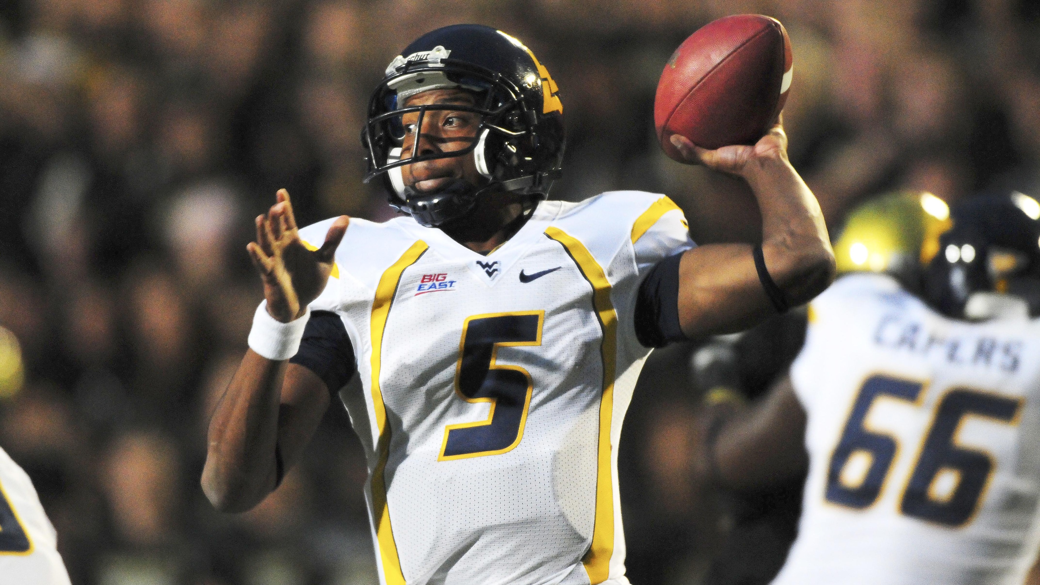 Pat White's No. 5 Jersey to Be Retired by WVU, Mountaineers Honor QB ...