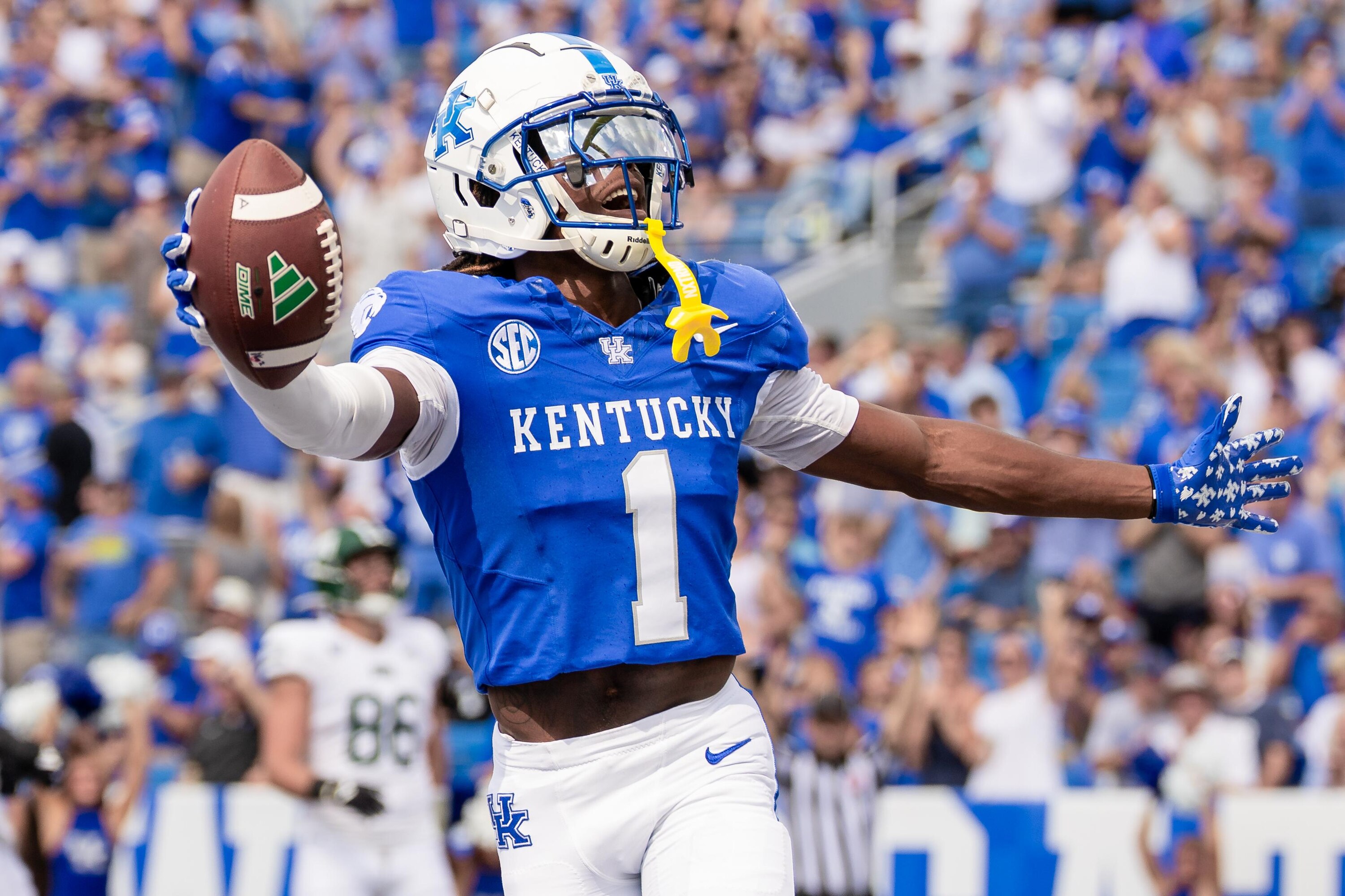 Video: Maxwell Hairston Runs 4.29U 40-Yard Dash, Hits 24.25 MPH at 2025 ...