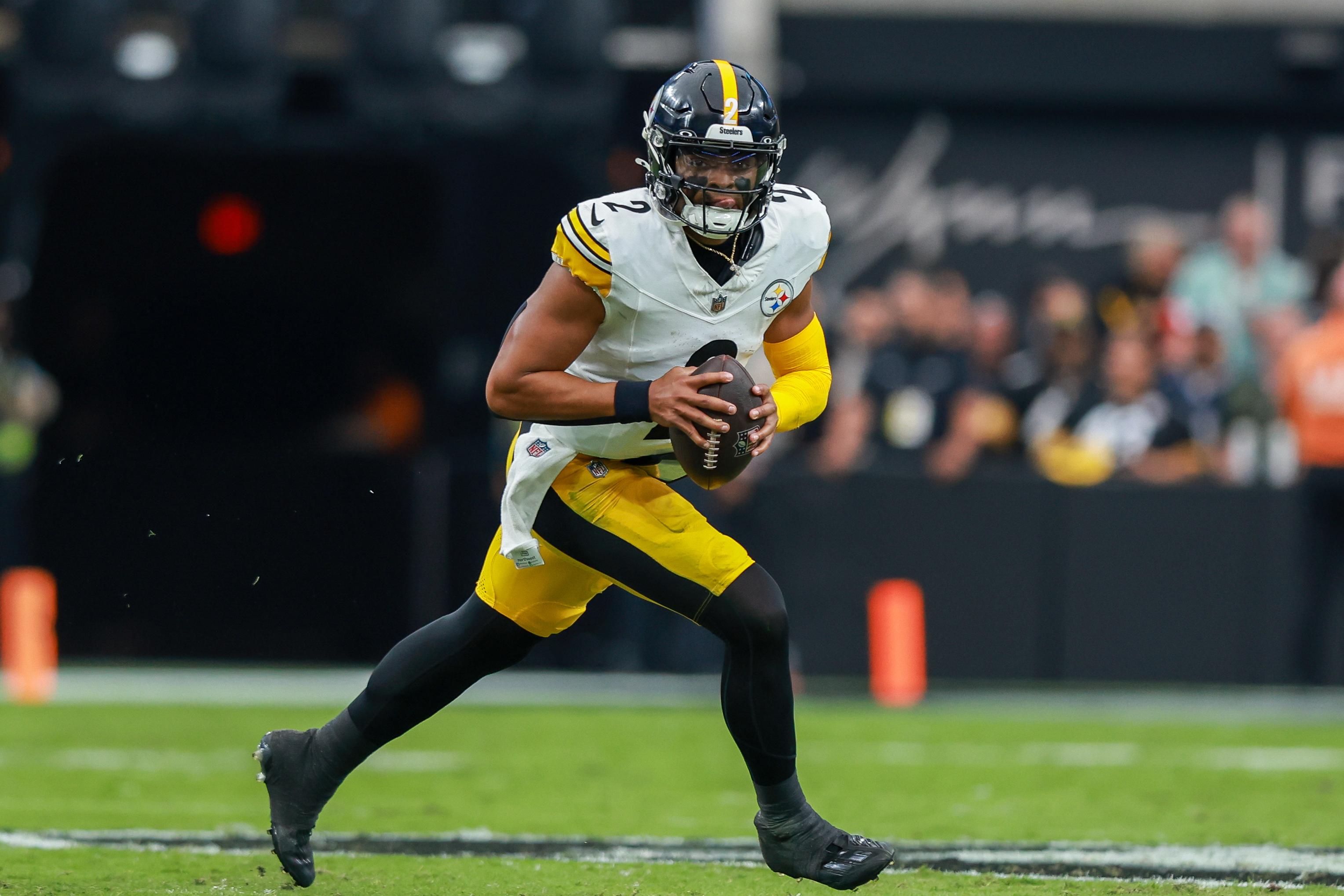 Jets' Updated Depth Chart After Justin Fields' Reported $40M Free-Agent ...