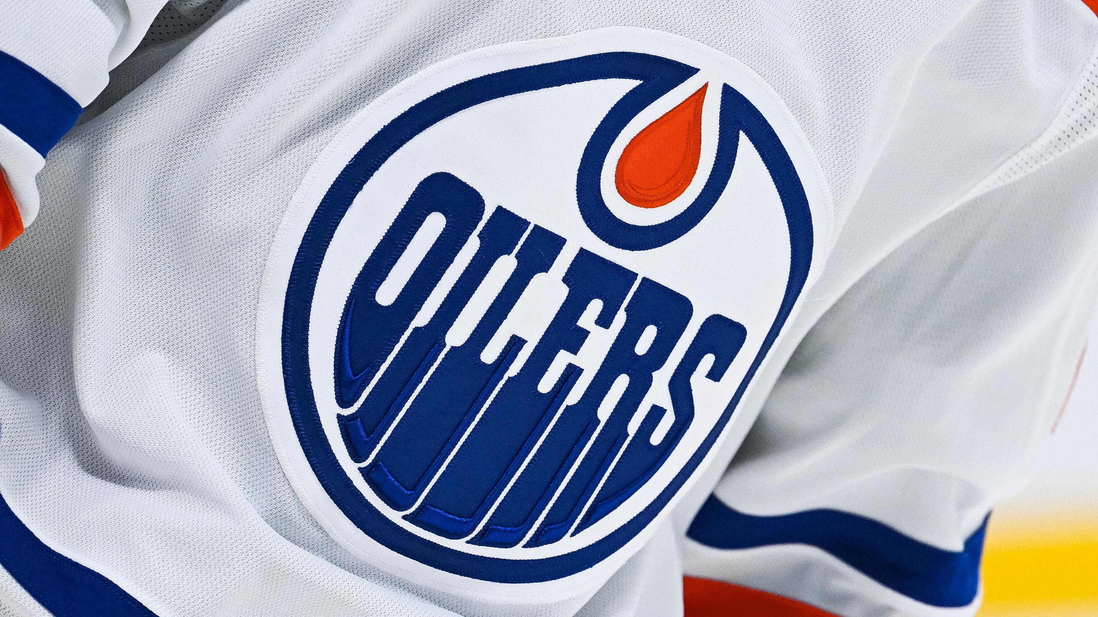Oilers Reveal New Alternate Uniform for 2025-26 NHL Season in Video, Photos