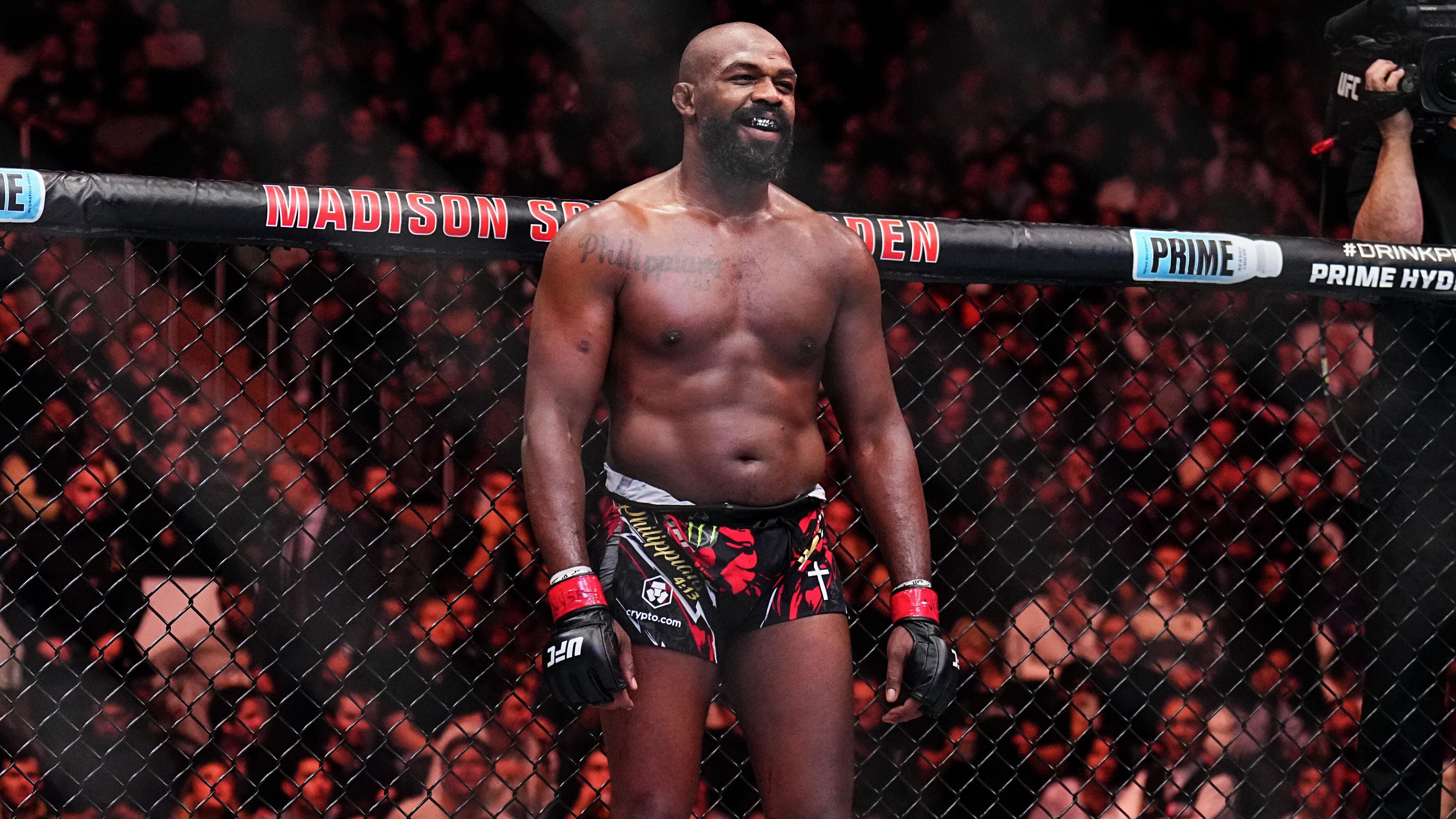 Jon Jones Calls Out Alex Pereira for Fight on UFC White House Card ...