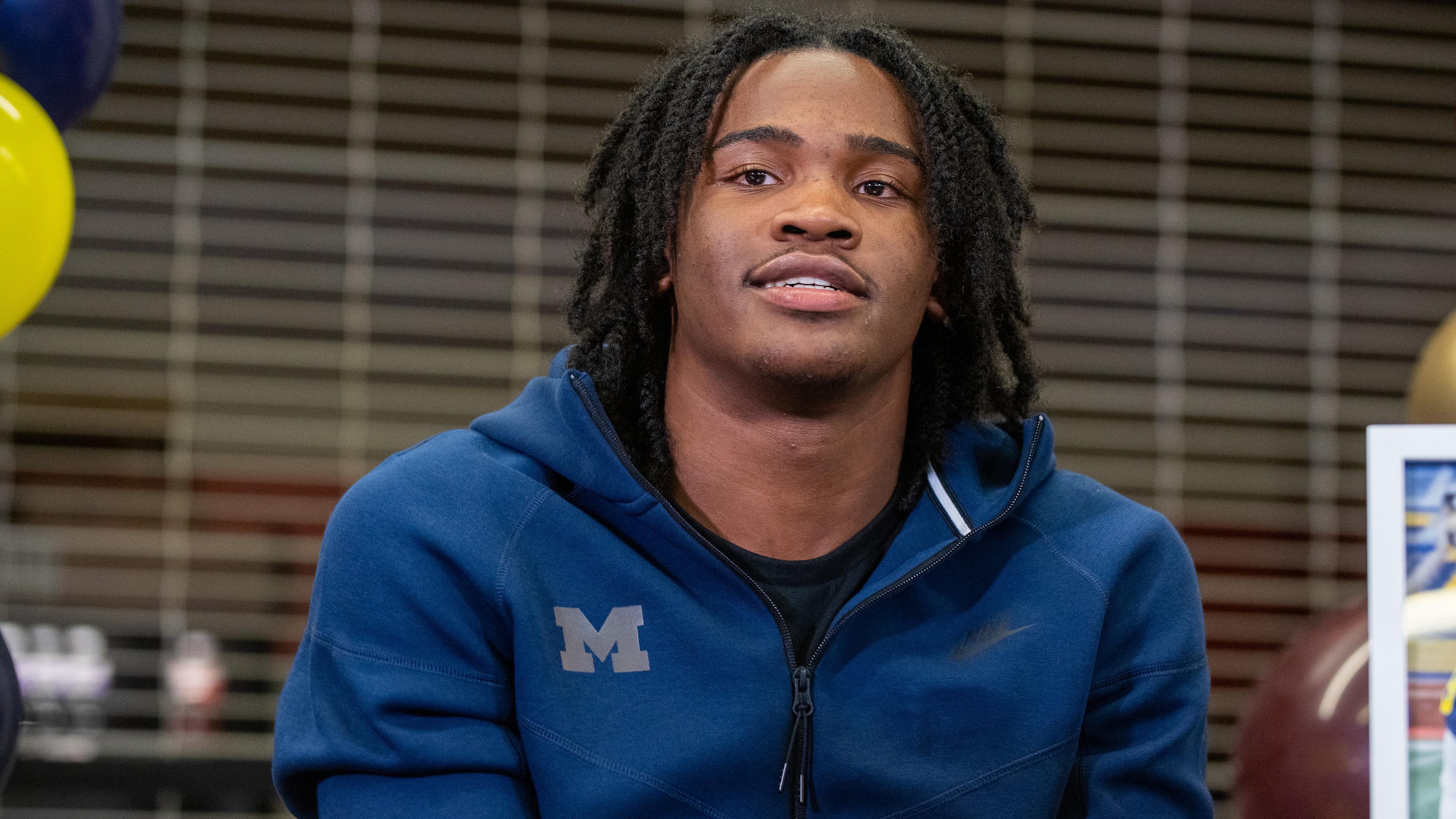 Michigan's Bryce Underwood Gifts His High School Security Guard with ...