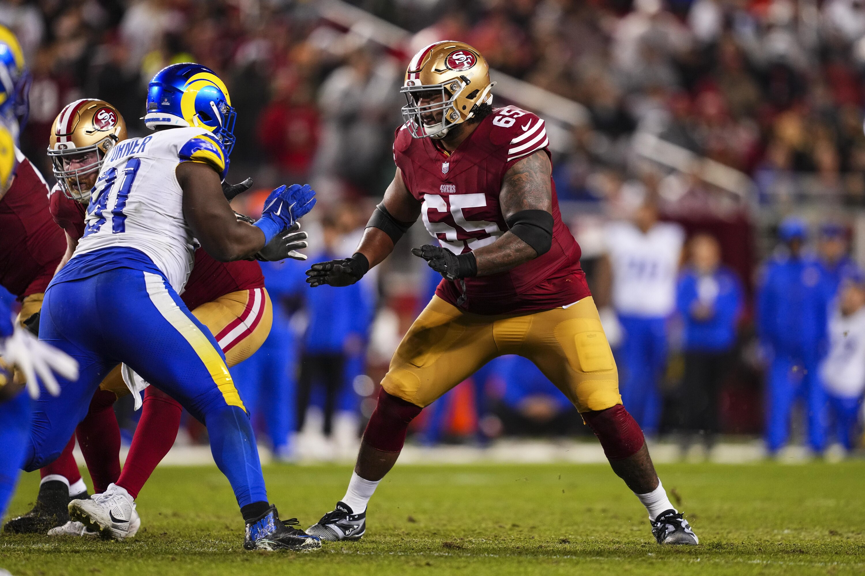 Report: Aaron Banks, Packers Agree to $77M Contract in Free Agency ...