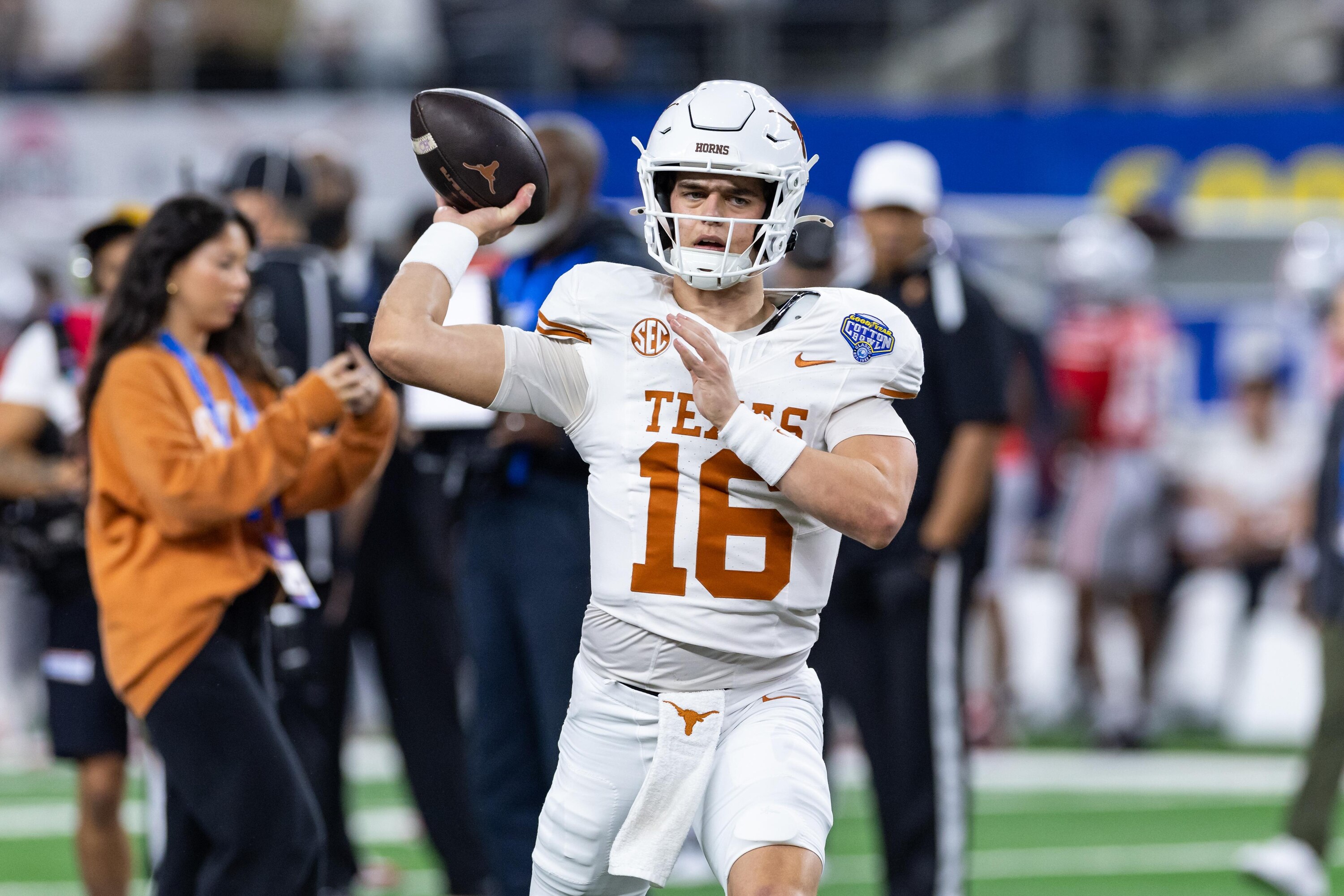 Texas' Arch Manning Says CFB Preseason Talk Is 'Cheap,' Hype 'Doesn't ...