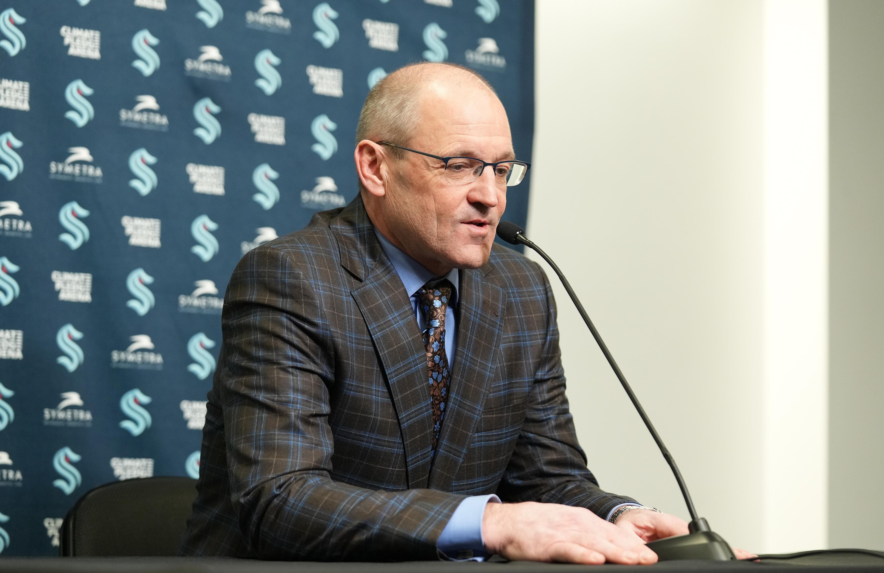 Dan Bylsma Fired by Kraken After 1 Season as HC, Missed 2025 NHL Playoff Bracket