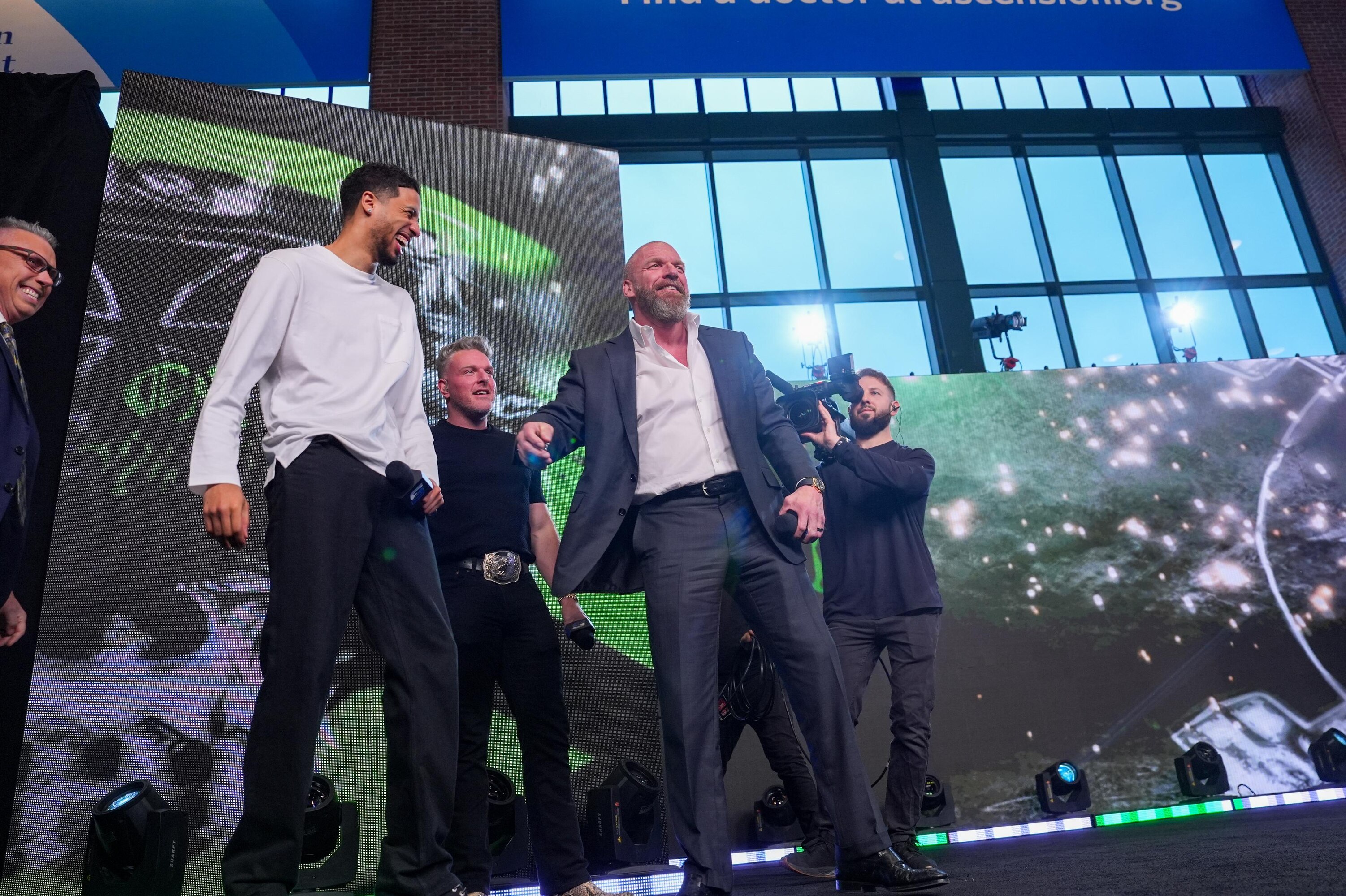 Triple H Congratulates Tyrese Haliburton after Win vs. Jalen Brunson ...