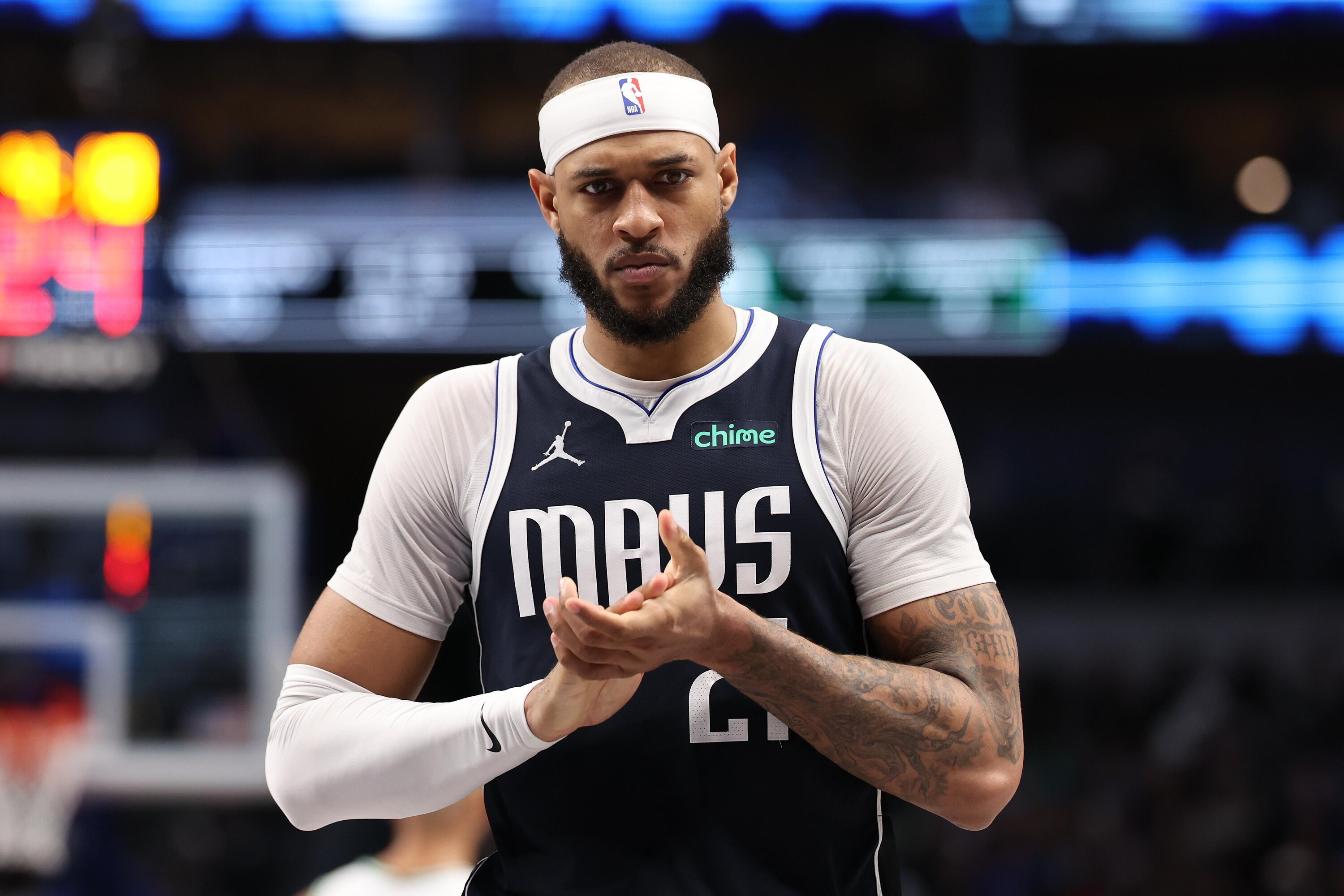 Mavs' Daniel Gafford to Get Knee Injury Reevaluated in 2 Weeks amid AD ...