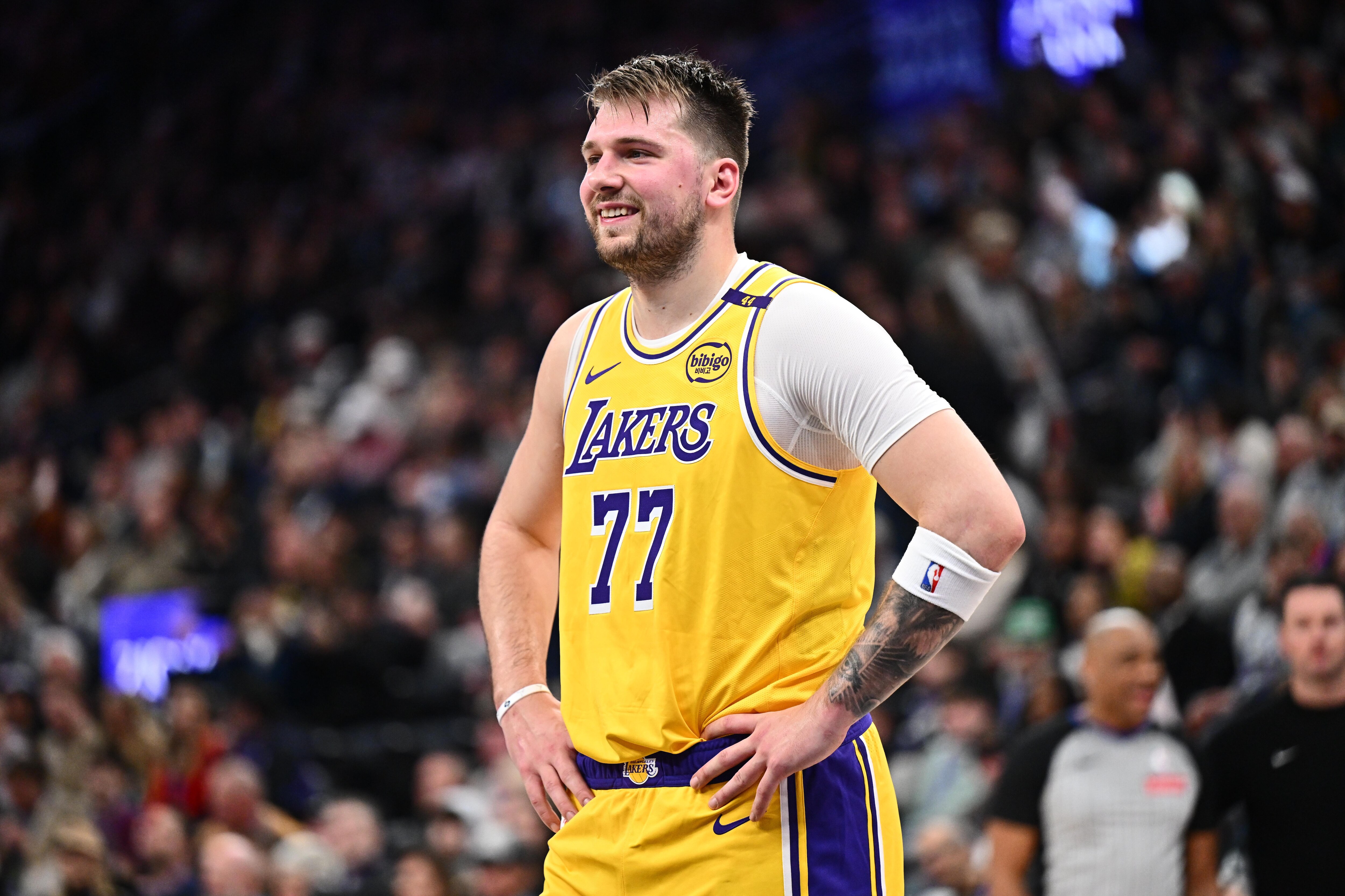 Luka Doncic, Kobe Bryant Lakers Mural Spotted in Los Angeles in New ...