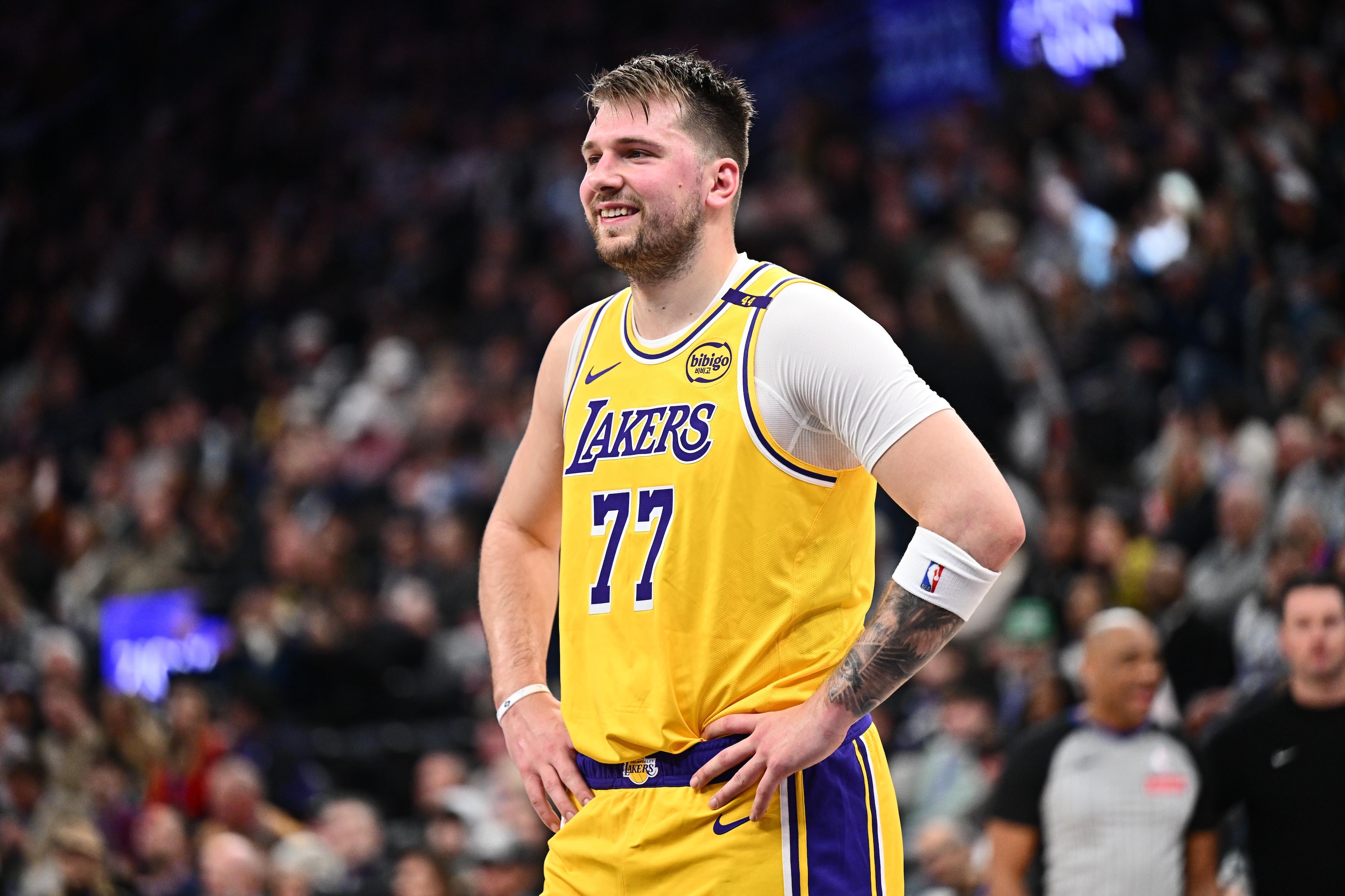 Luka Doncic, Kobe Bryant Lakers Mural Spotted in Los Angeles in New ...