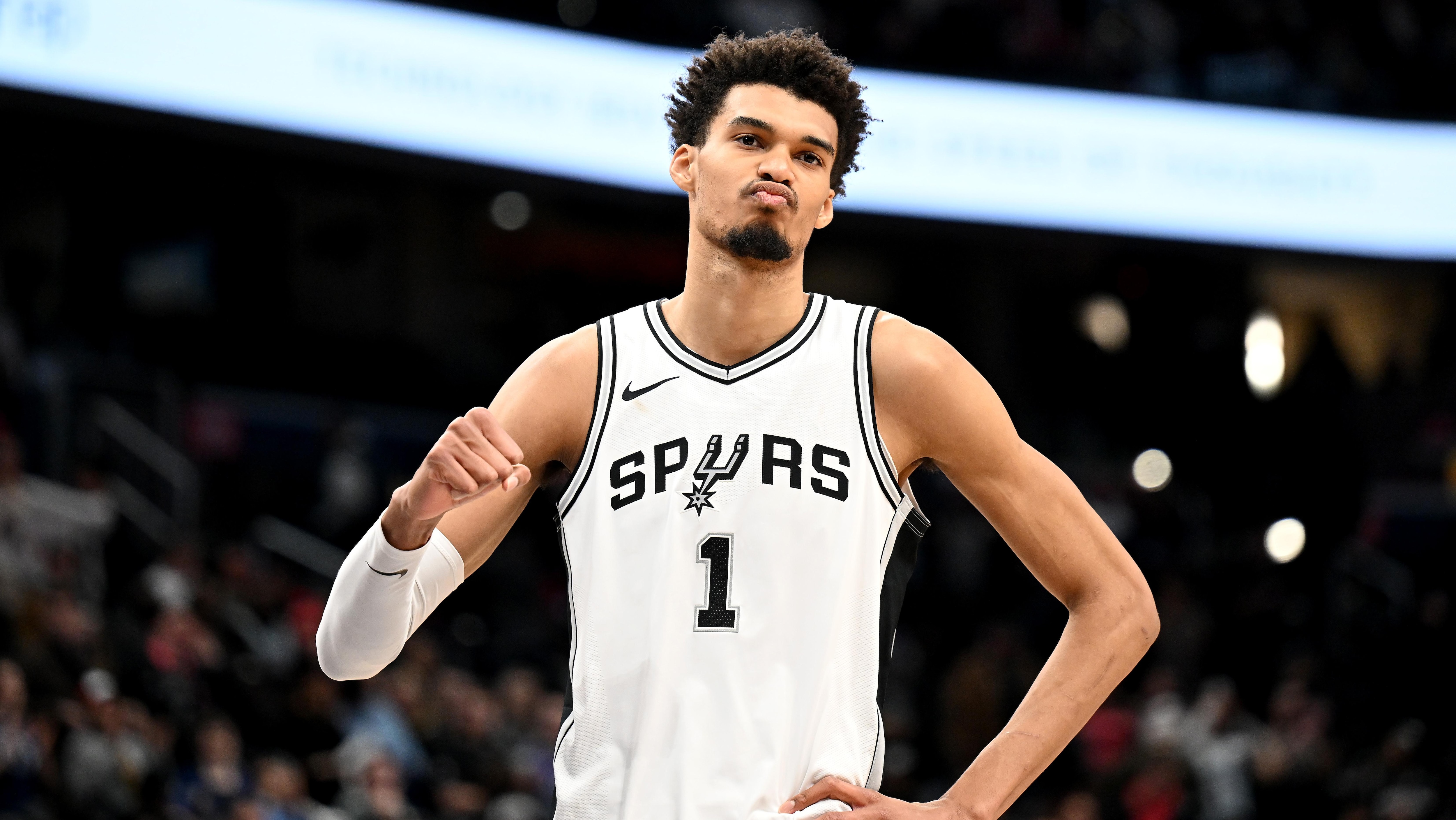 Hakeem Olajuwon Teases Wemby's New Jump Hook Shot, 'You're at His Mercy'