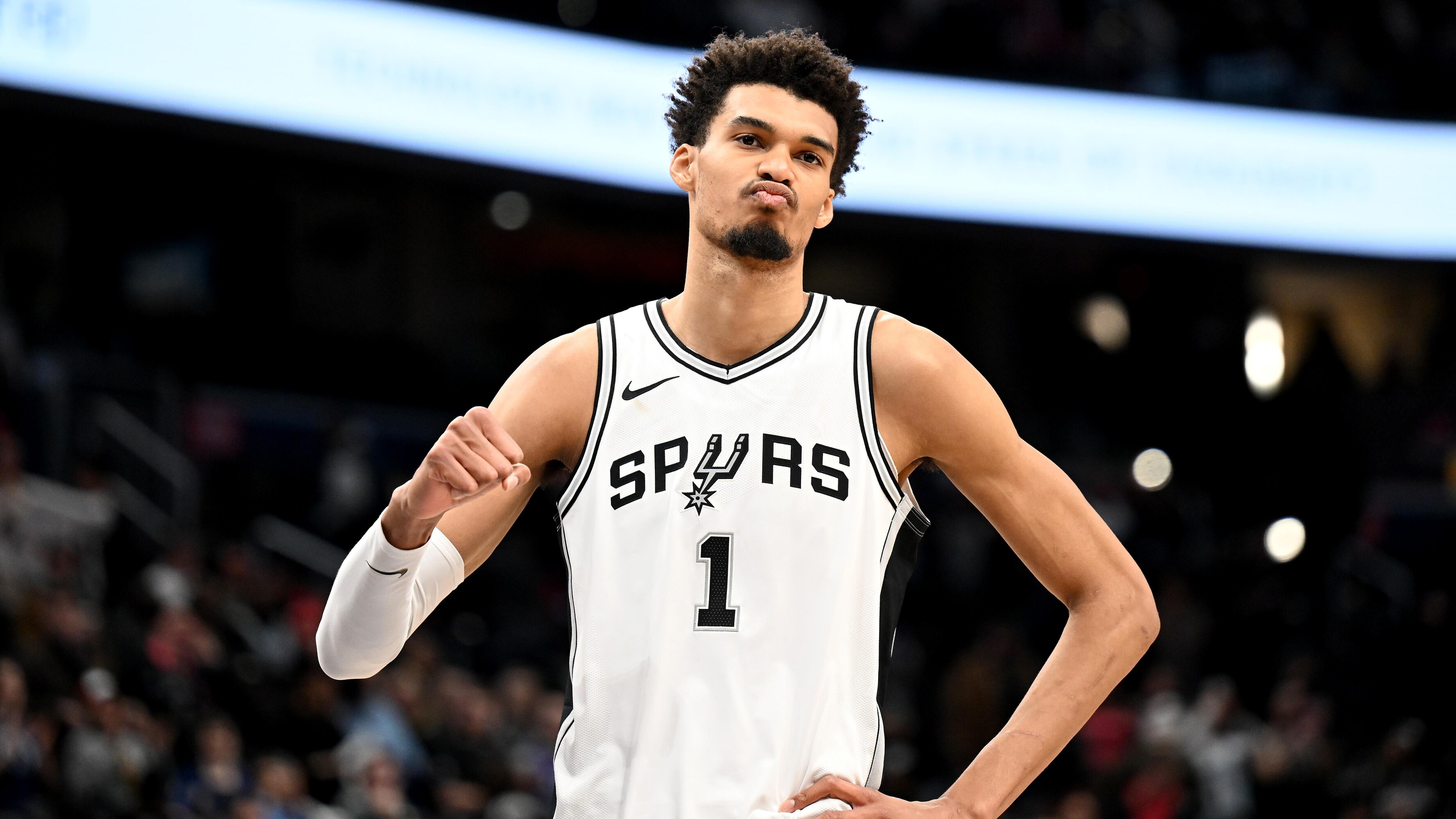 Hakeem Olajuwon Teases Wemby's New Jump Hook Shot, 'You're at His Mercy'