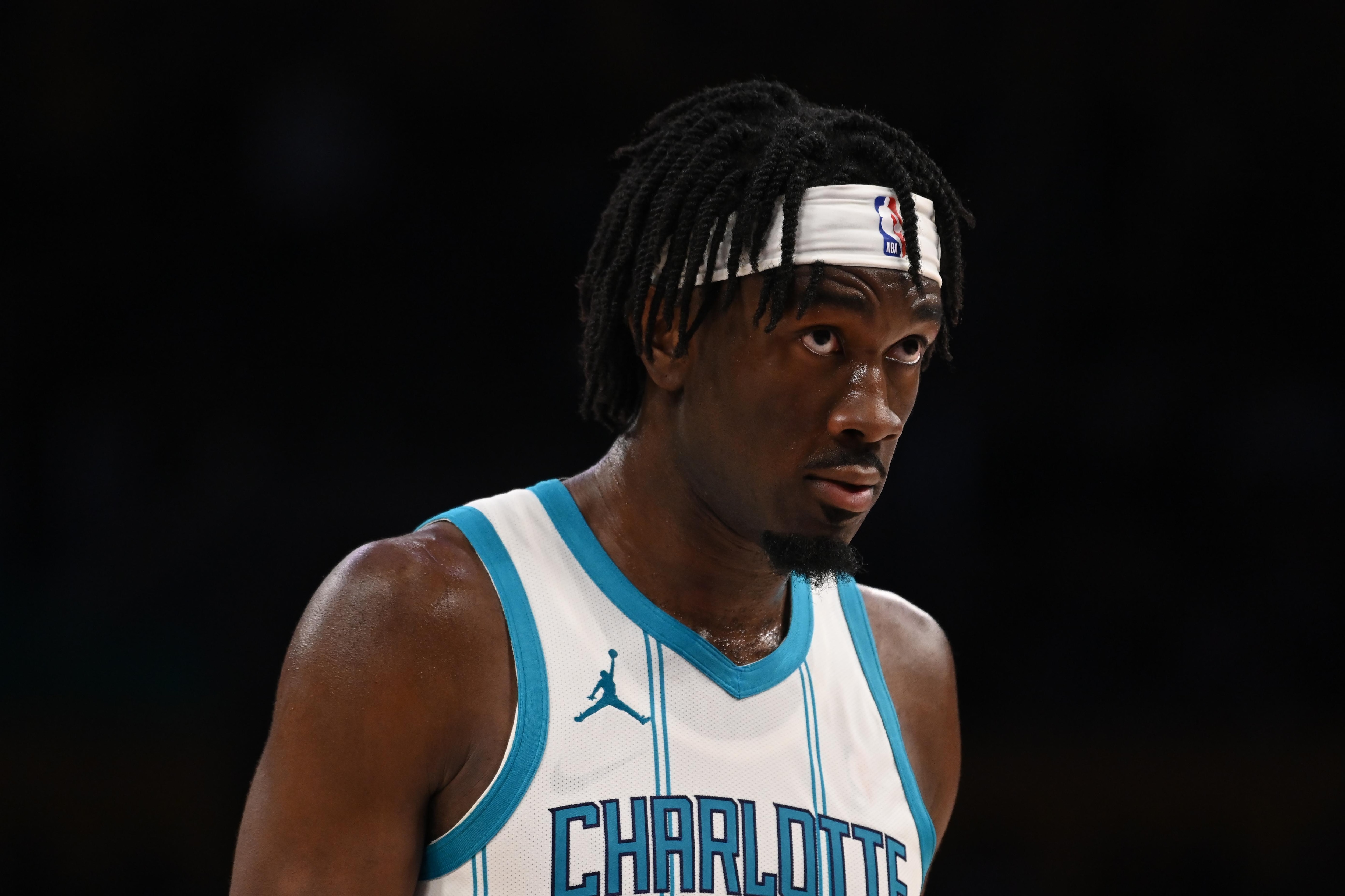 Mark Williams Posts 'Funeral' Meme as Lakers Lose to Wolves After ...