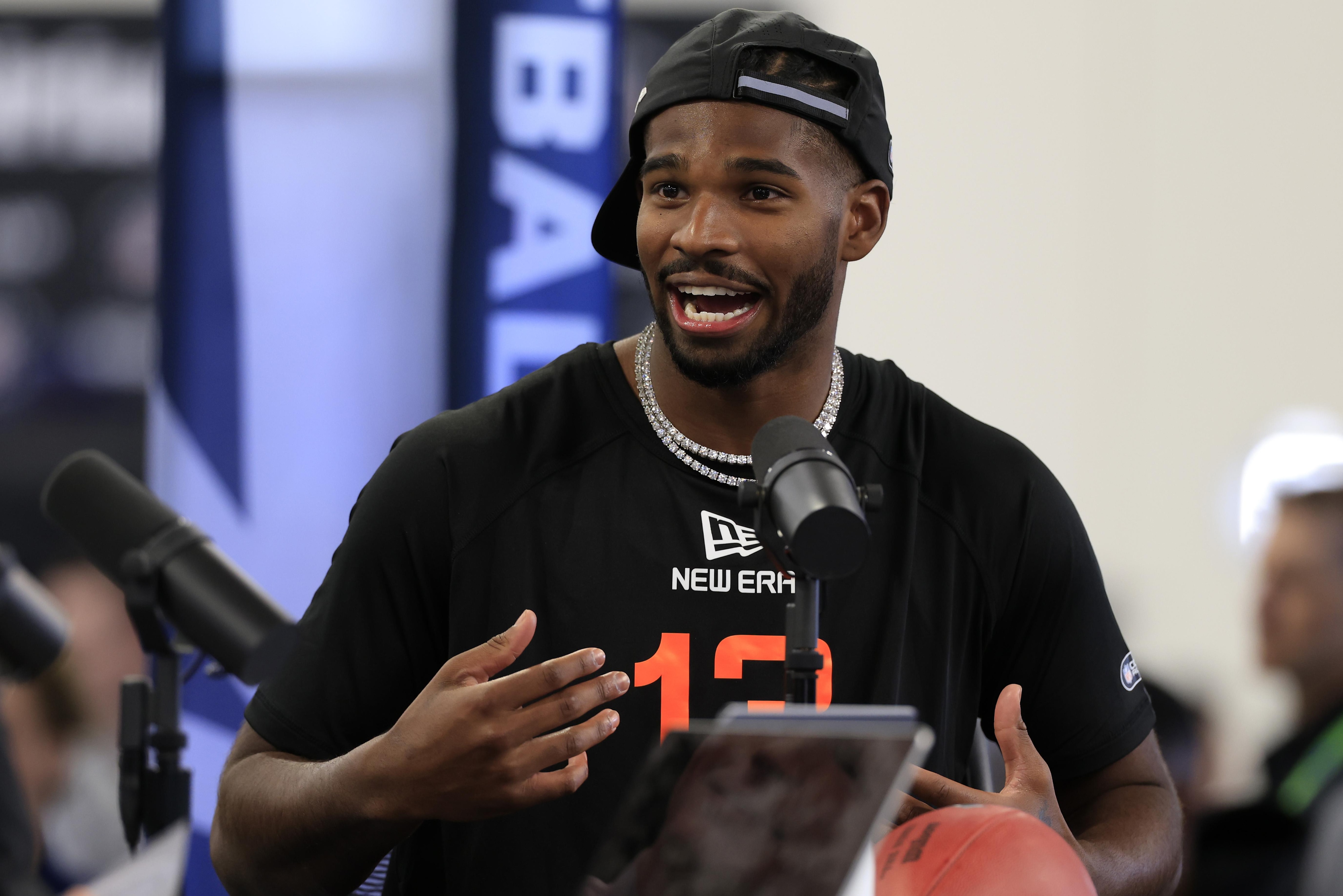 Shedeur Sanders Explains Viral NFL Combine Video of Walking Around With ...