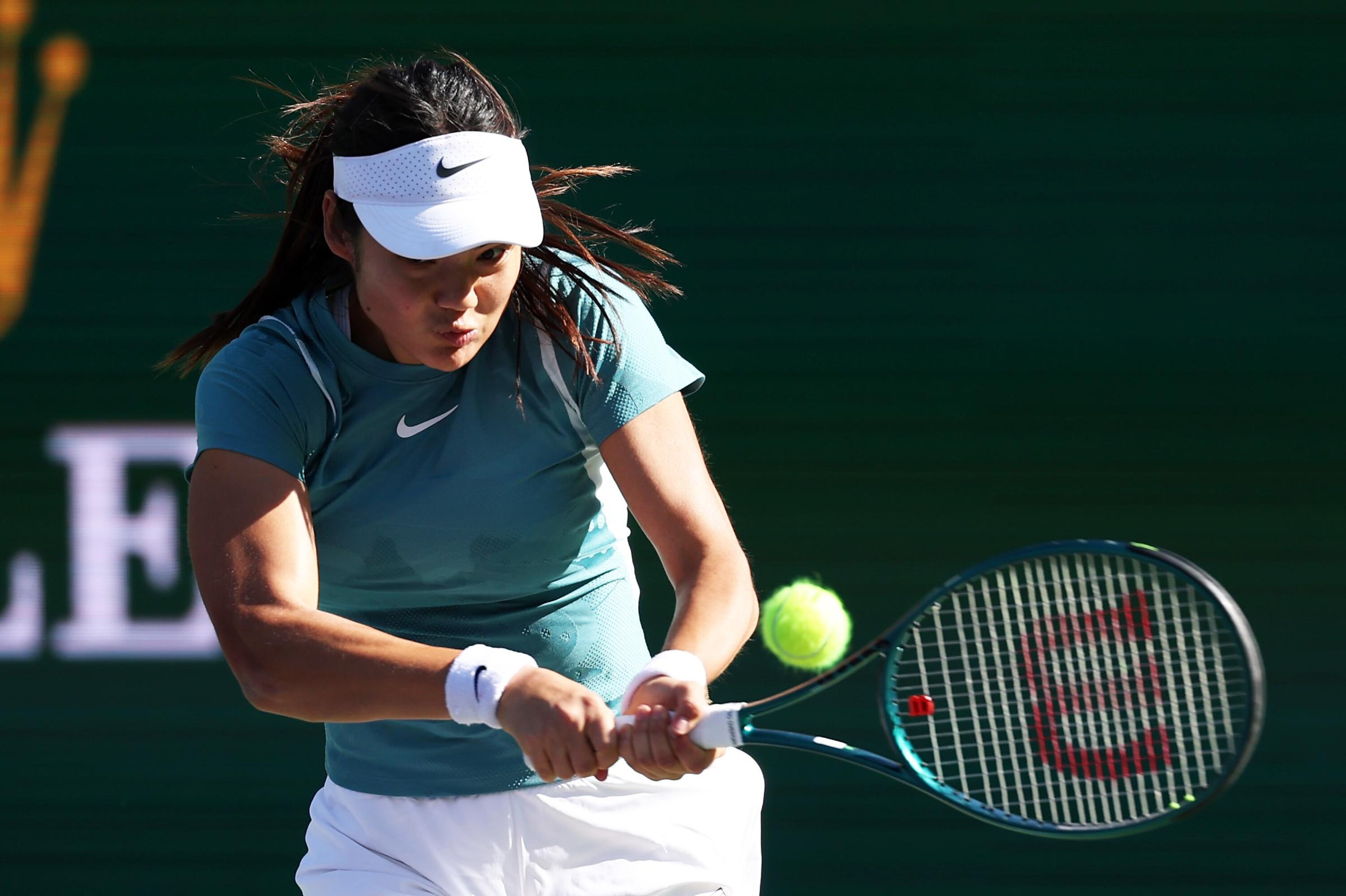 Emma Raducanu Comments on Spectator Removed from Dubai Match for ...