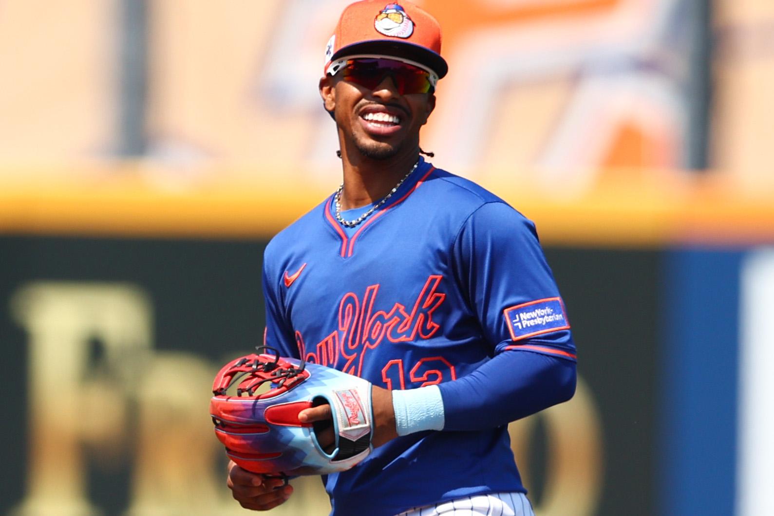 Francisco Lindor, Mets Debut New 2025 Alternate Road Uniforms in Loss to Marlins
