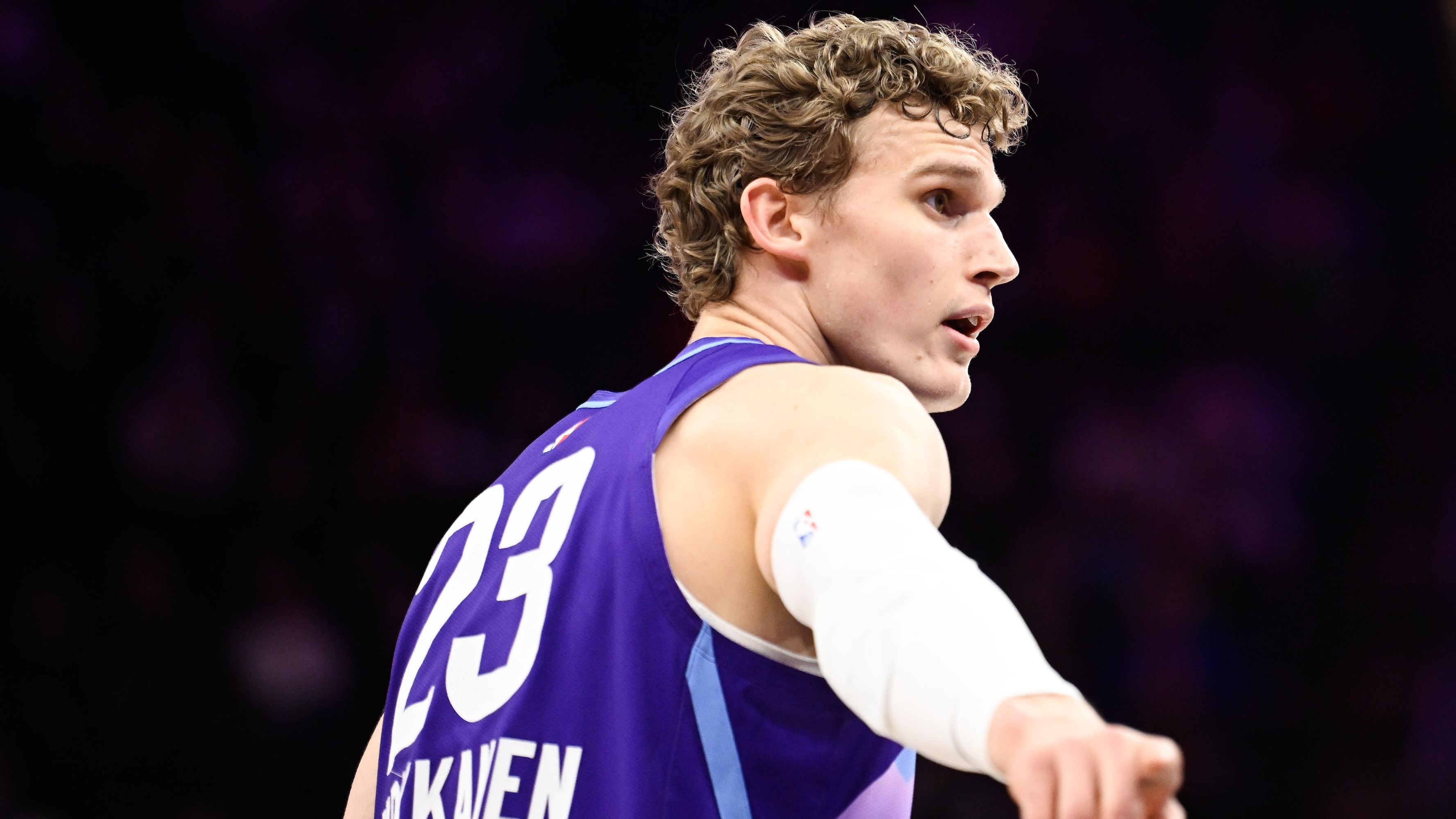 A Blockbuster Trade Idea to Land Los Angeles Lakers Another Elite ...