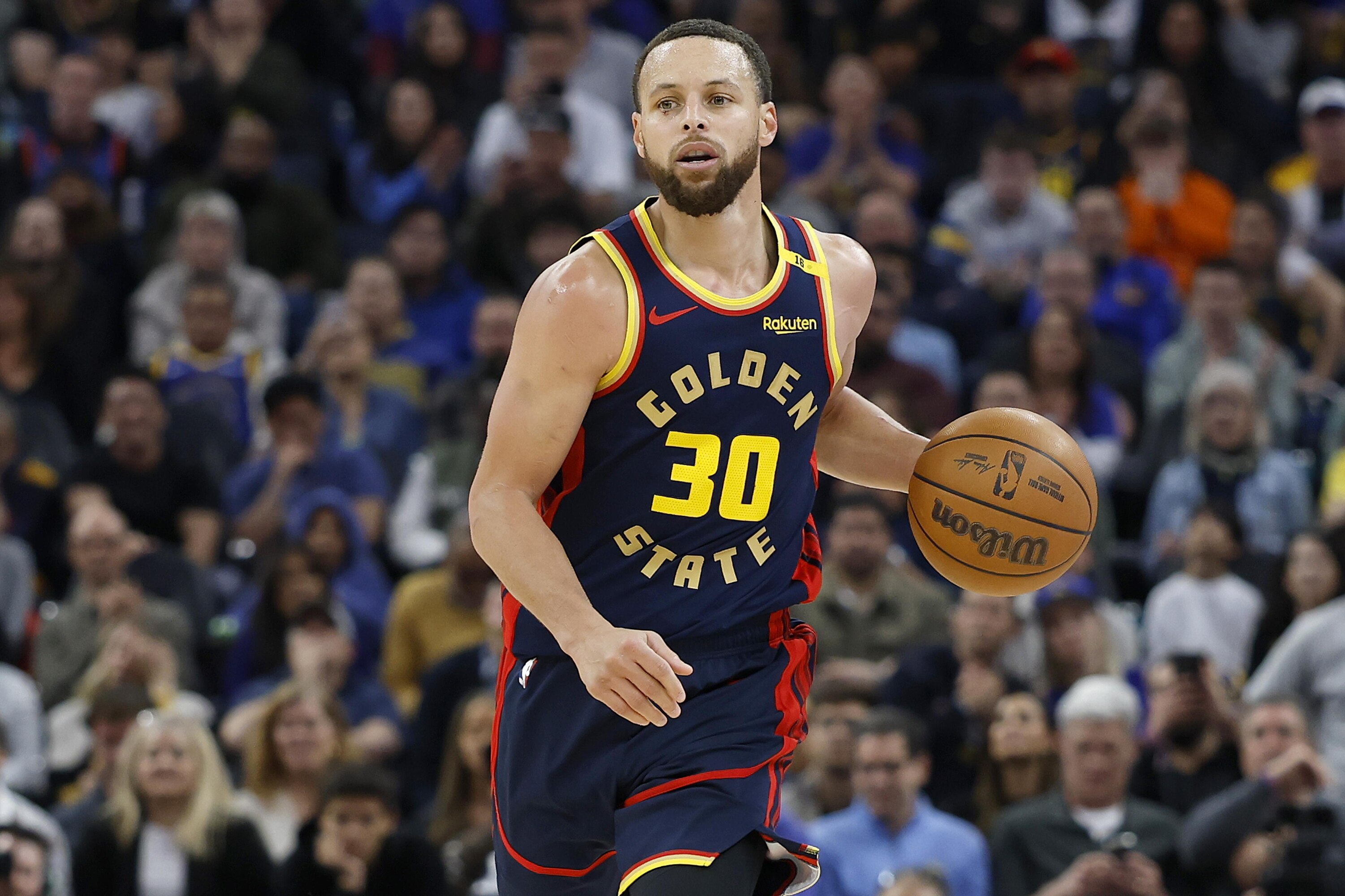 Warriors' Stephen Curry Out vs. Hawks with Pelvic Injury from Hard Fall ...