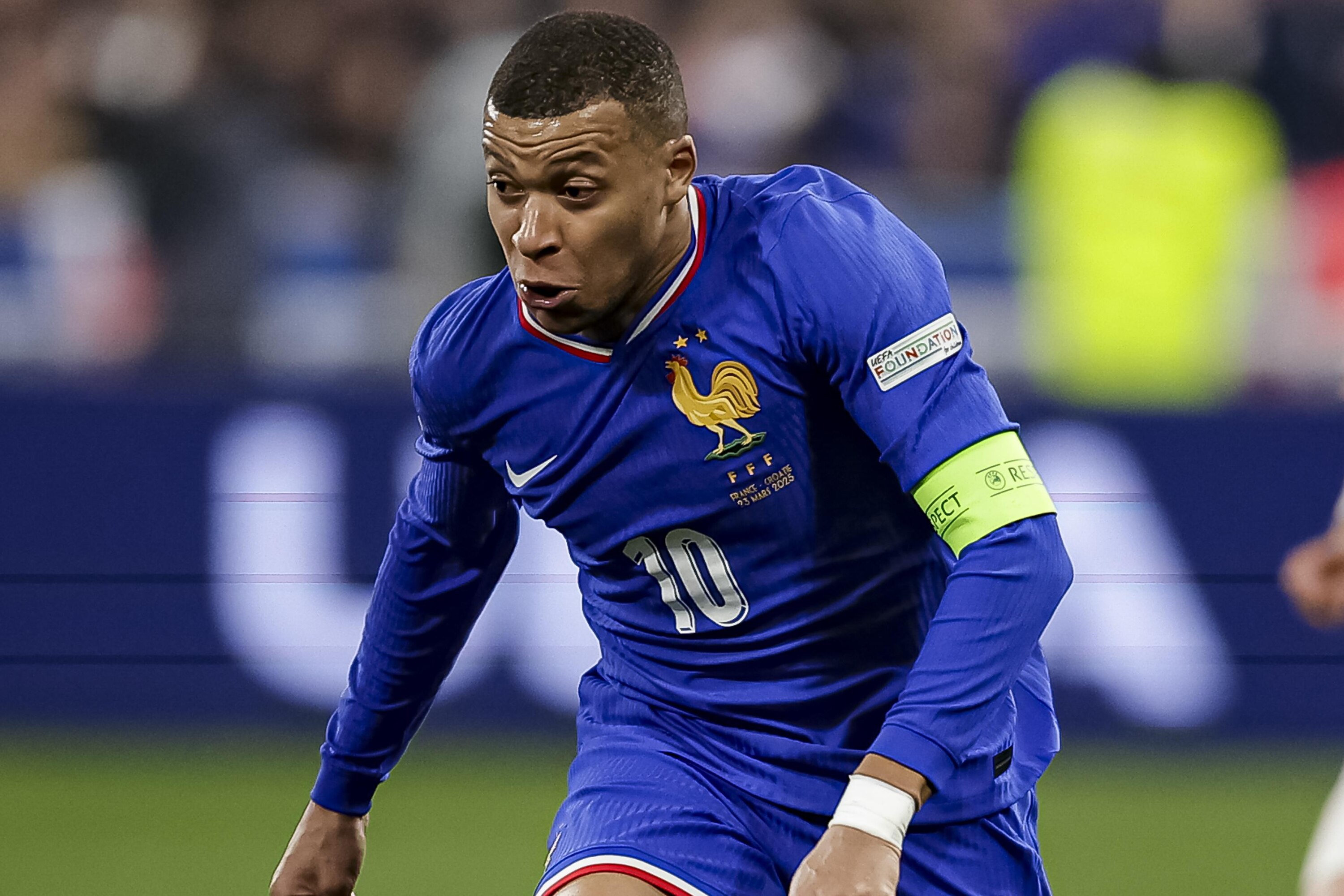 Real Madrid's Kylian Mbappe Reacts to His Wax Statue at Madame Tussauds ...