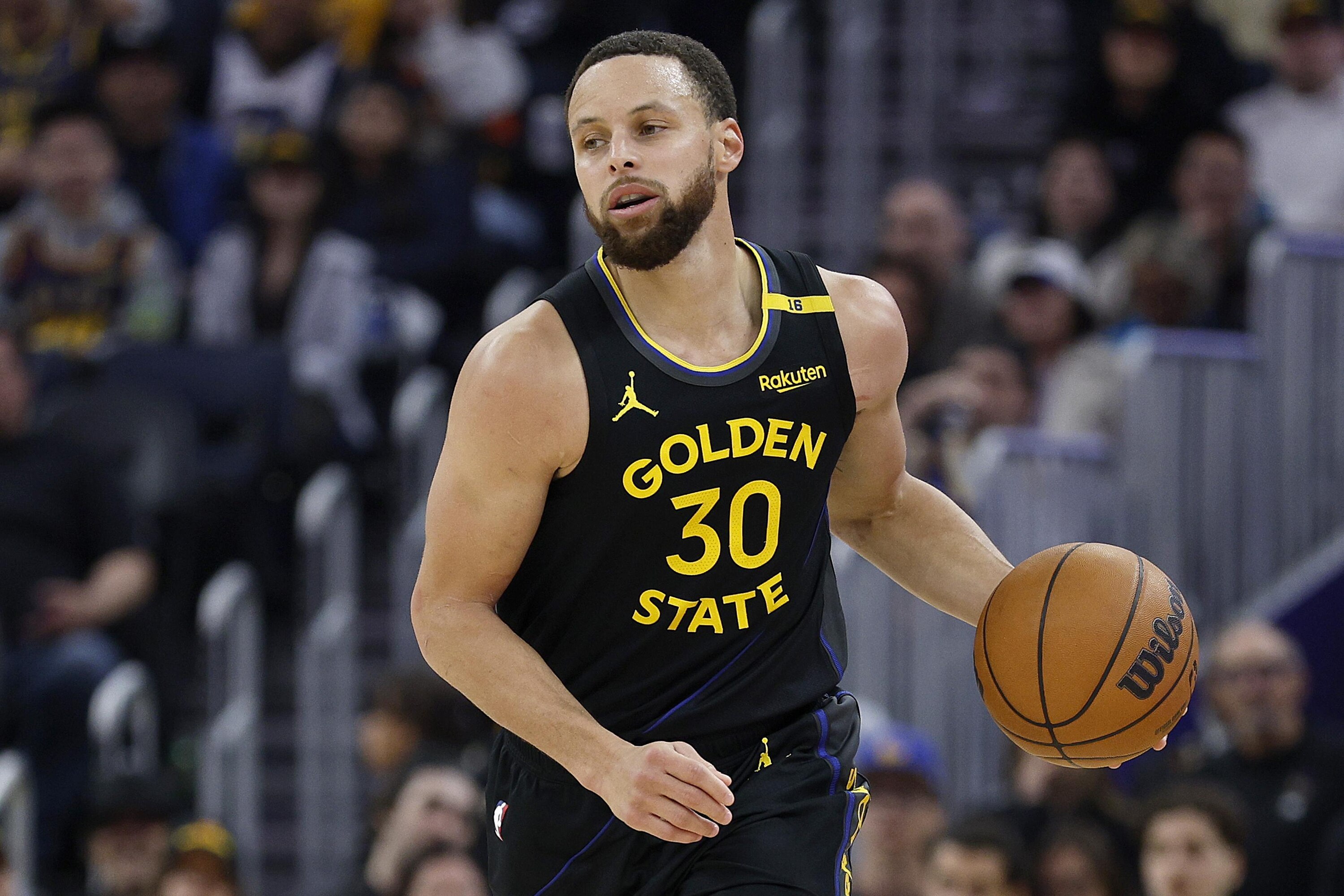 Report: Steph Curry to Rejoin Warriors After Pelvic Injury, Status vs. Heat Still TBD