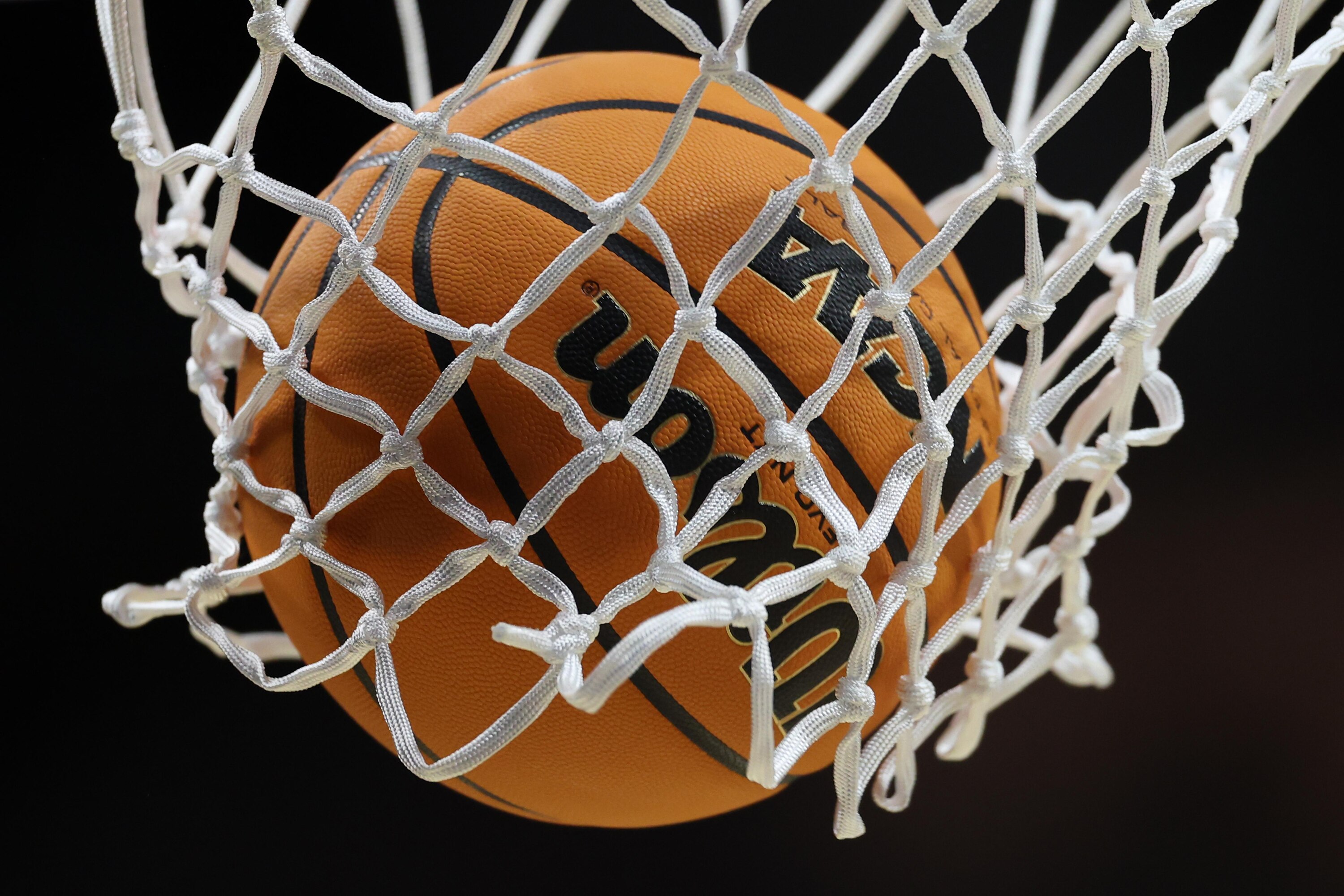 CBB PG Reportedly Has $3M NIL Contract Offers in Transfer Portal, Top ...