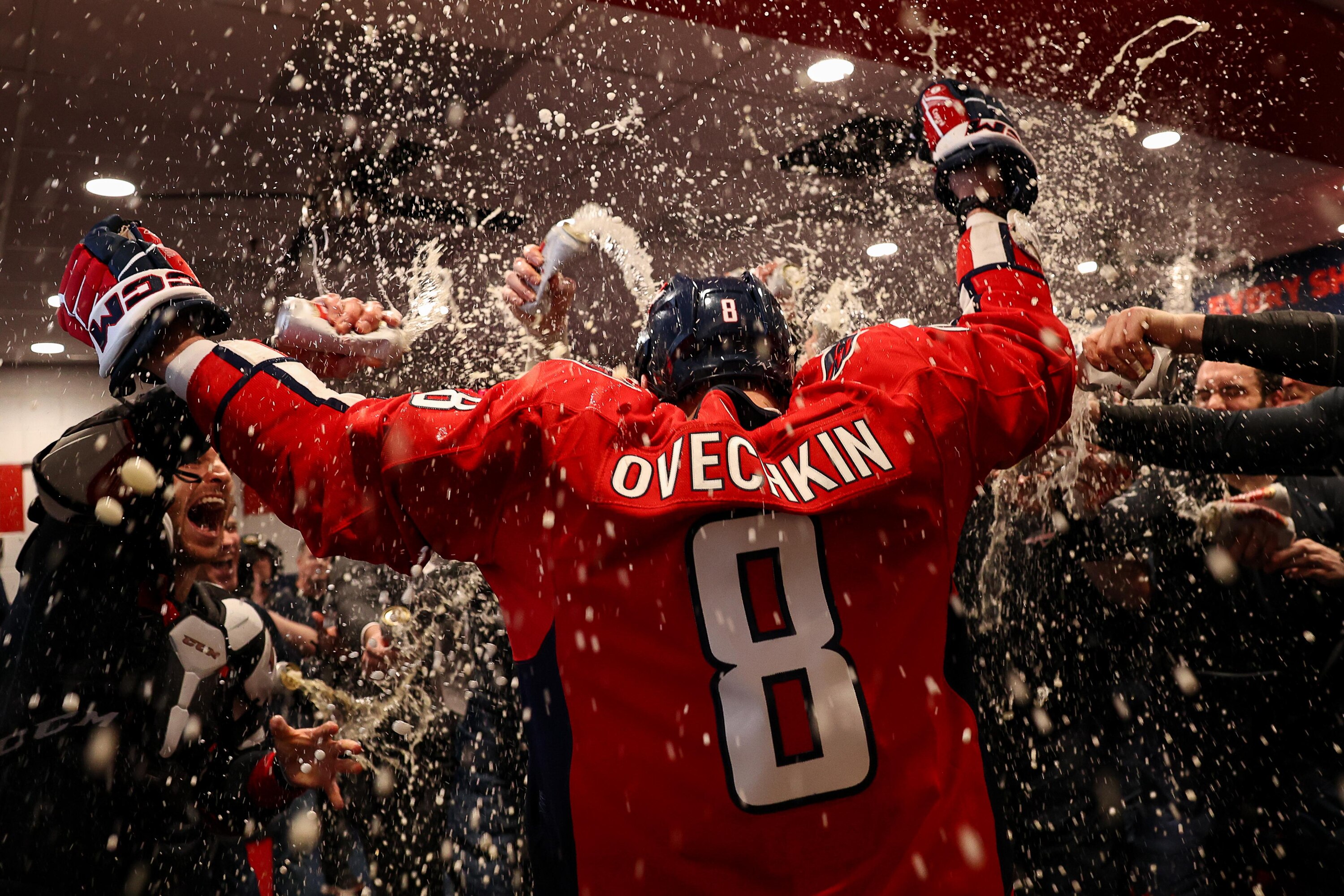 Alex Ovechkin Ties Wayne Gretzky's All-Time NHL Goalscoring Record with No. 894