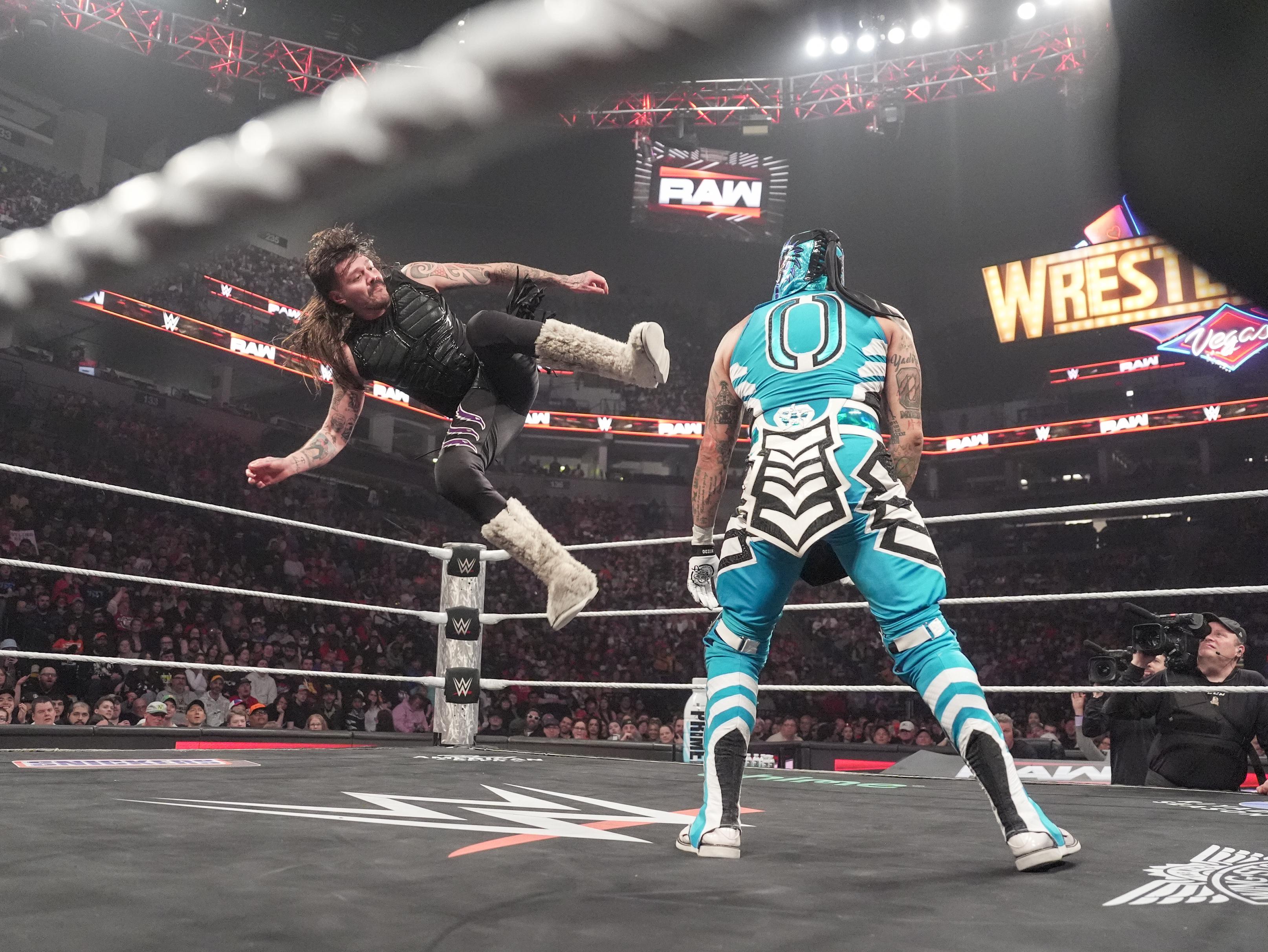 Dom Mysterio Wins WWE IC Title at WrestleMania 41 vs. Bron Breakker, Penta, Finn Balor