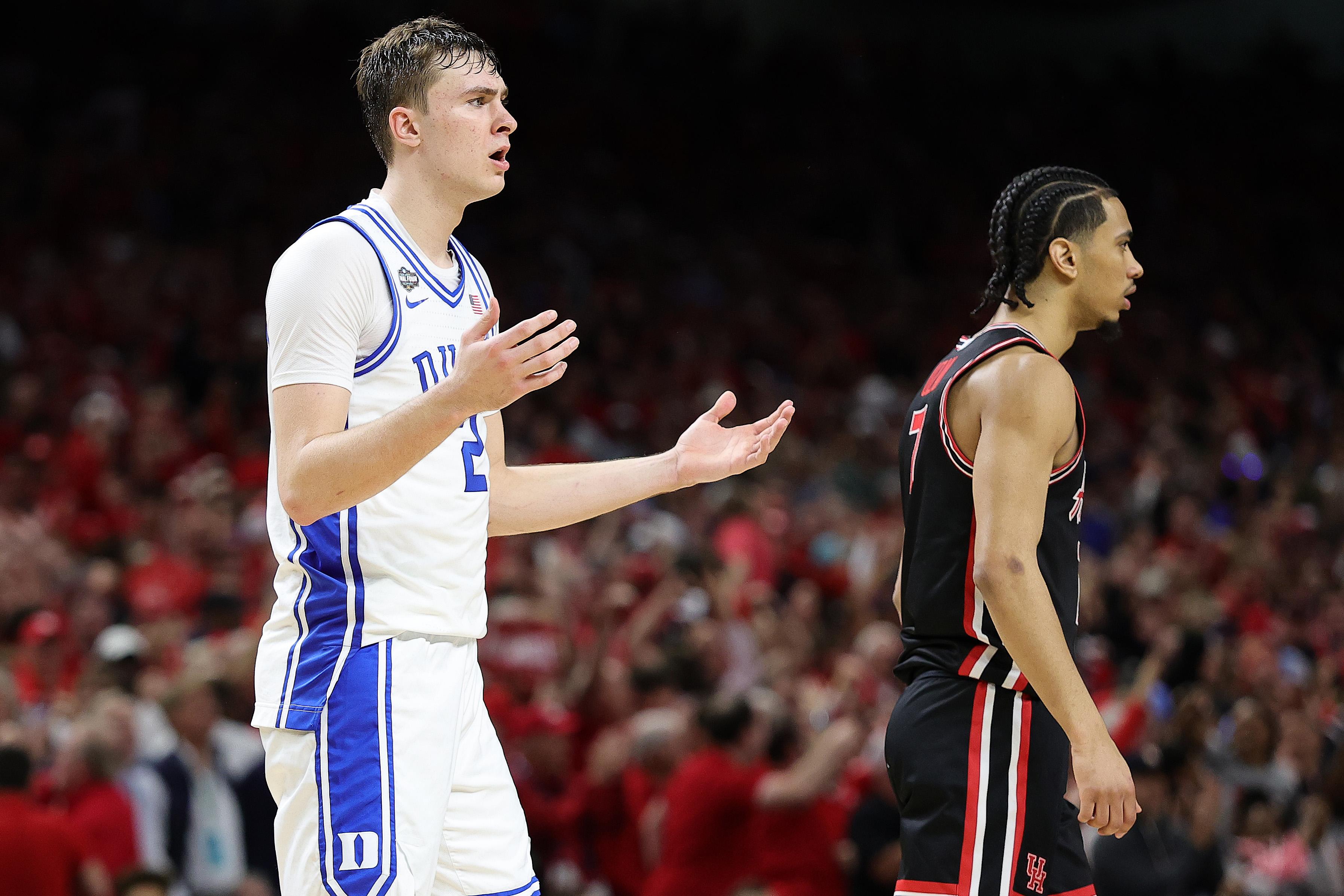 WVU, Darian DeVries Reach HC Contract; Son Tucker Reportedly to Transfer from Drake