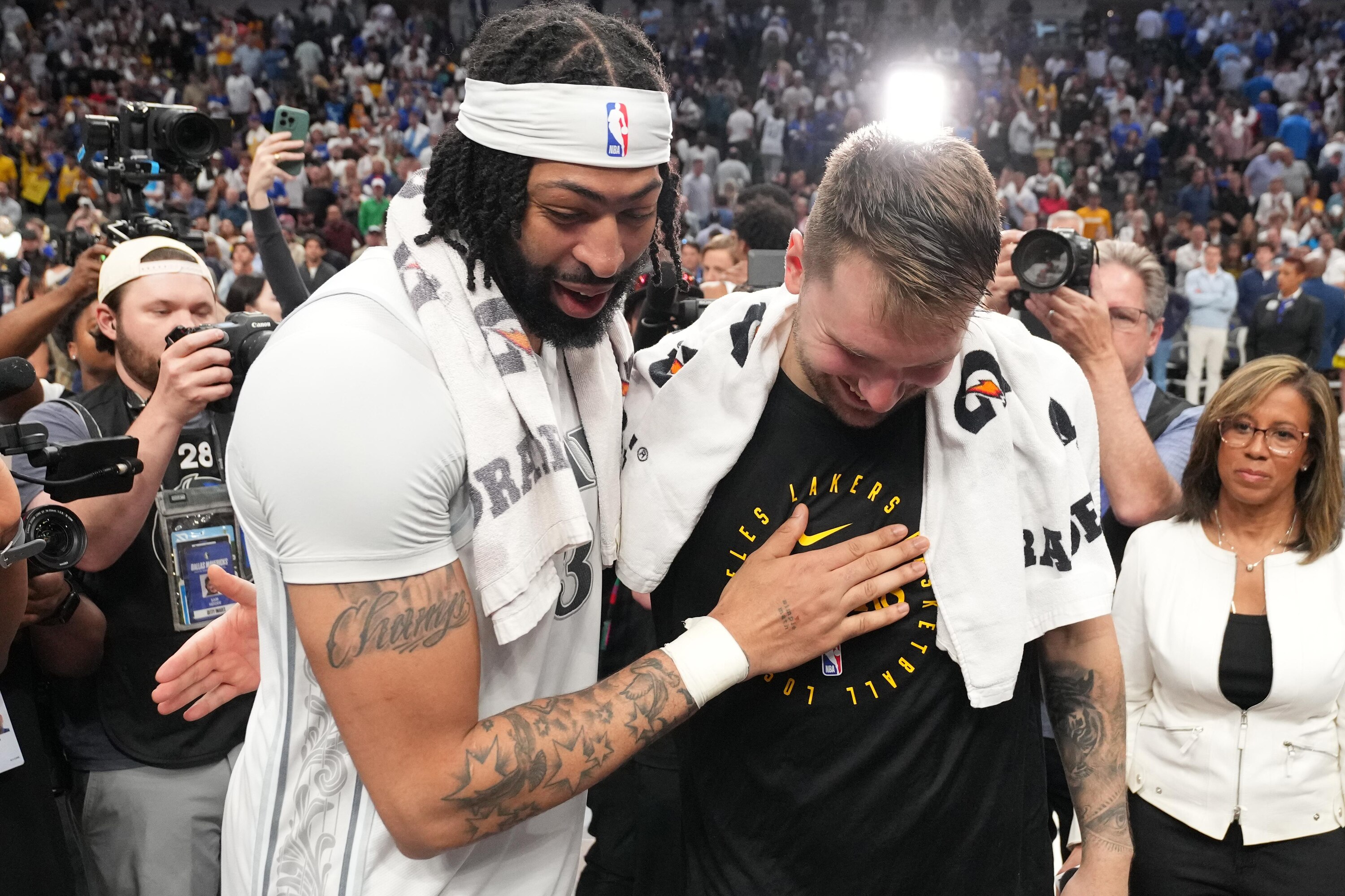 Anthony Davis Won't Discuss Mavs Fans' 'Fire Nico' Chant During Luka's ...