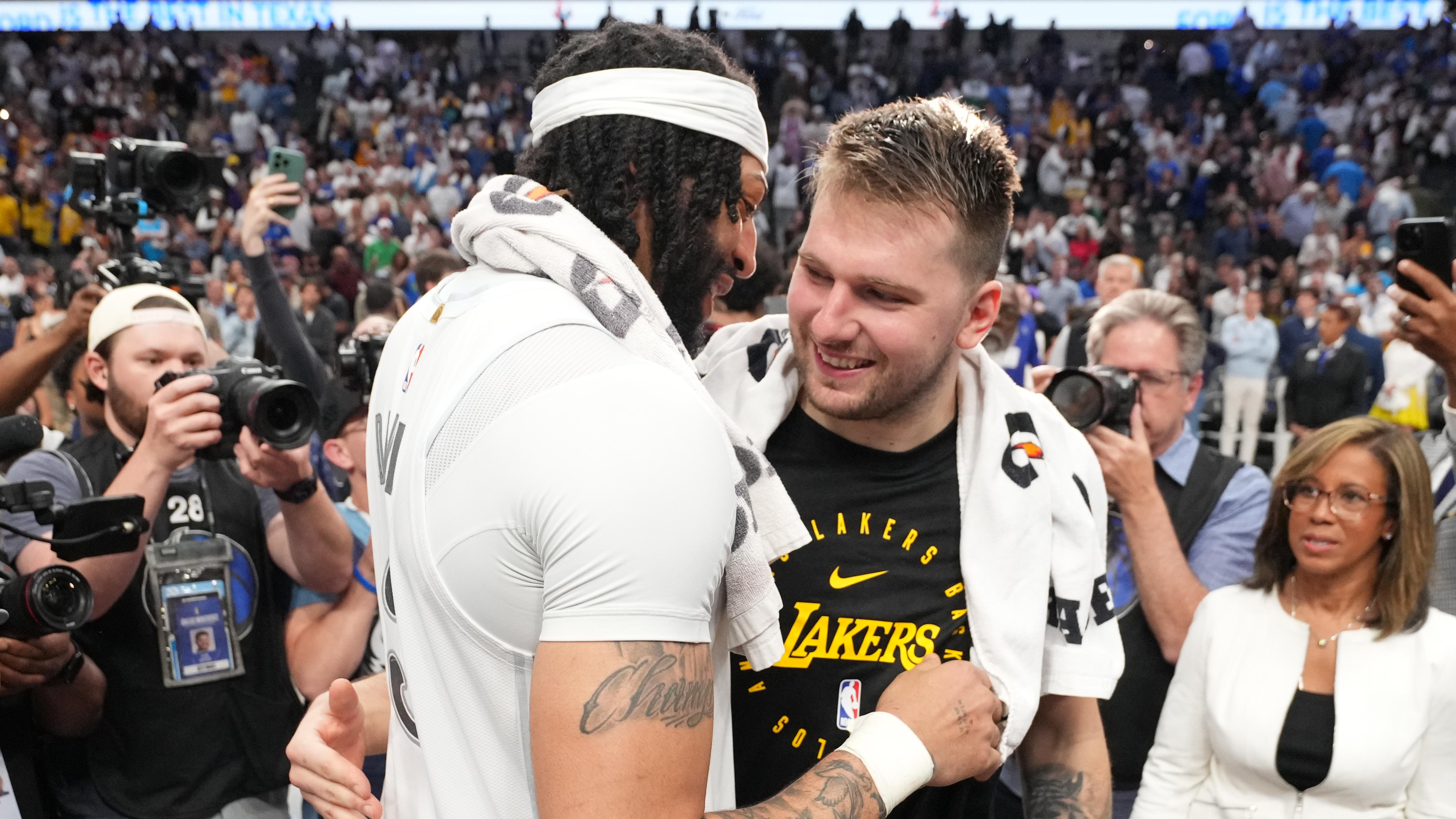 Anthony Davis Reveals What He Said to Luka Doncic After Lakers' Win vs. Mavs in Dallas