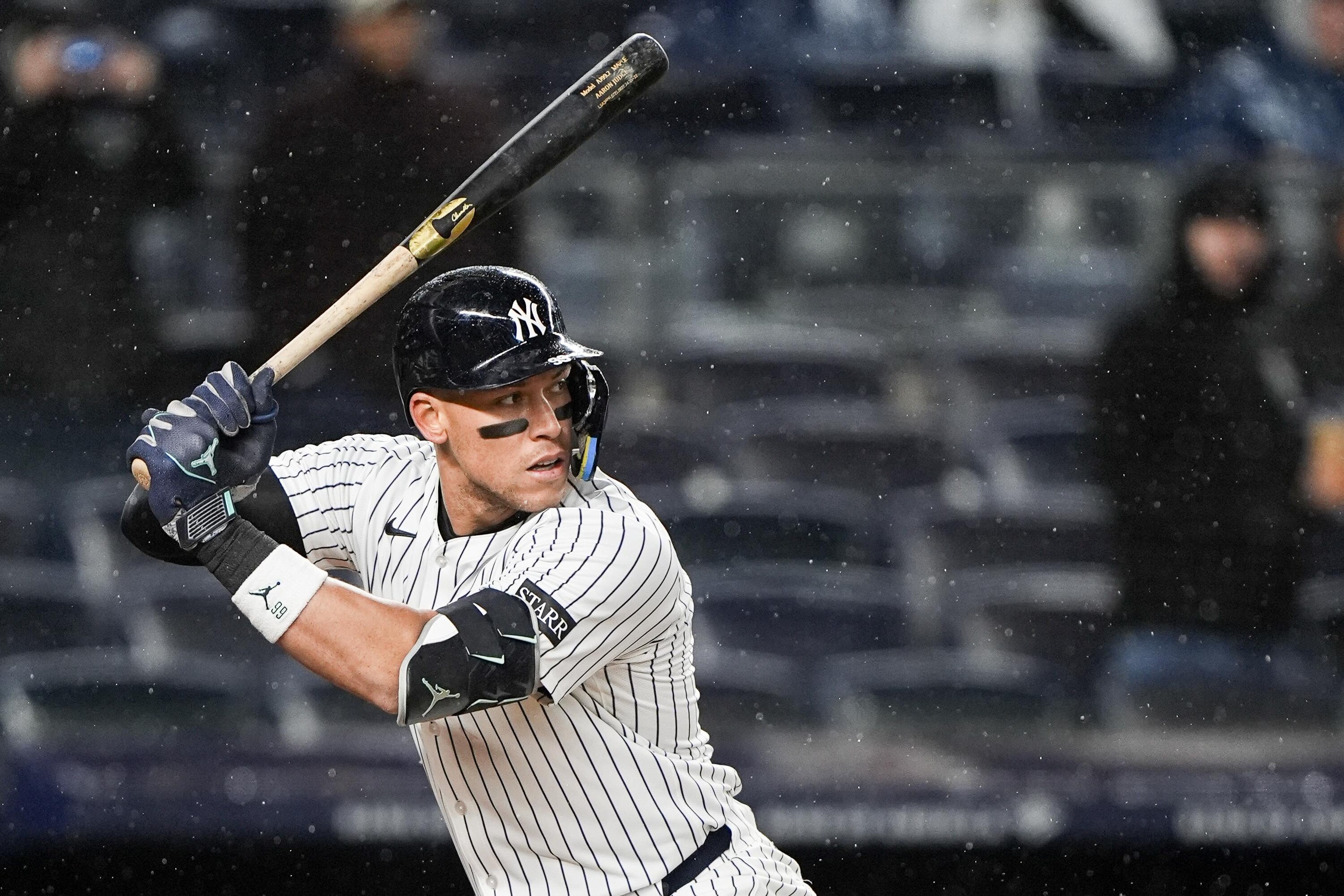 Ranking the 10 Best Hitters and Pitchers of 2025 MLB Season so Far