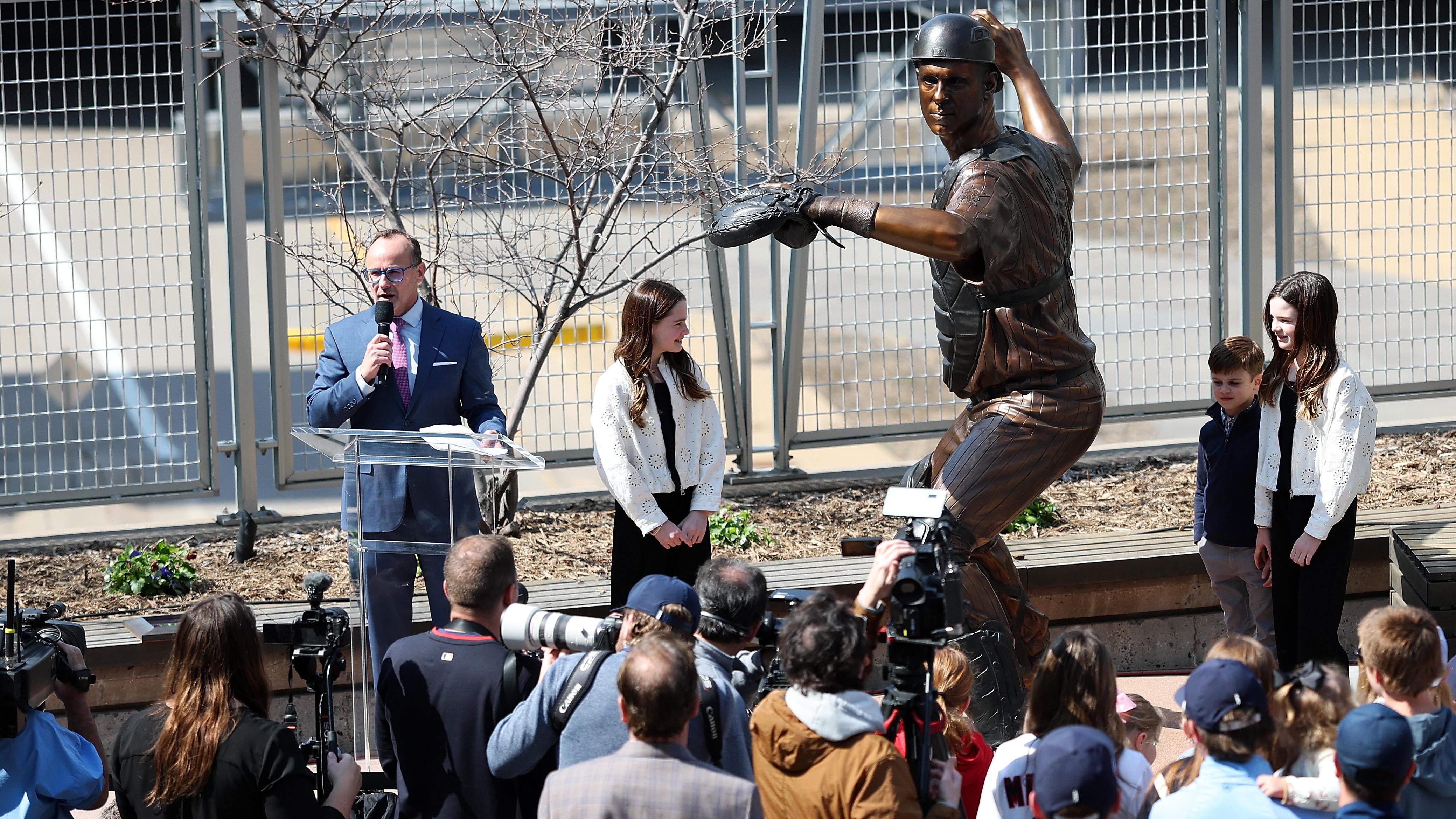 Joe Mauer Statue Revealed by Twins in Photos After Hall of Fame Induction