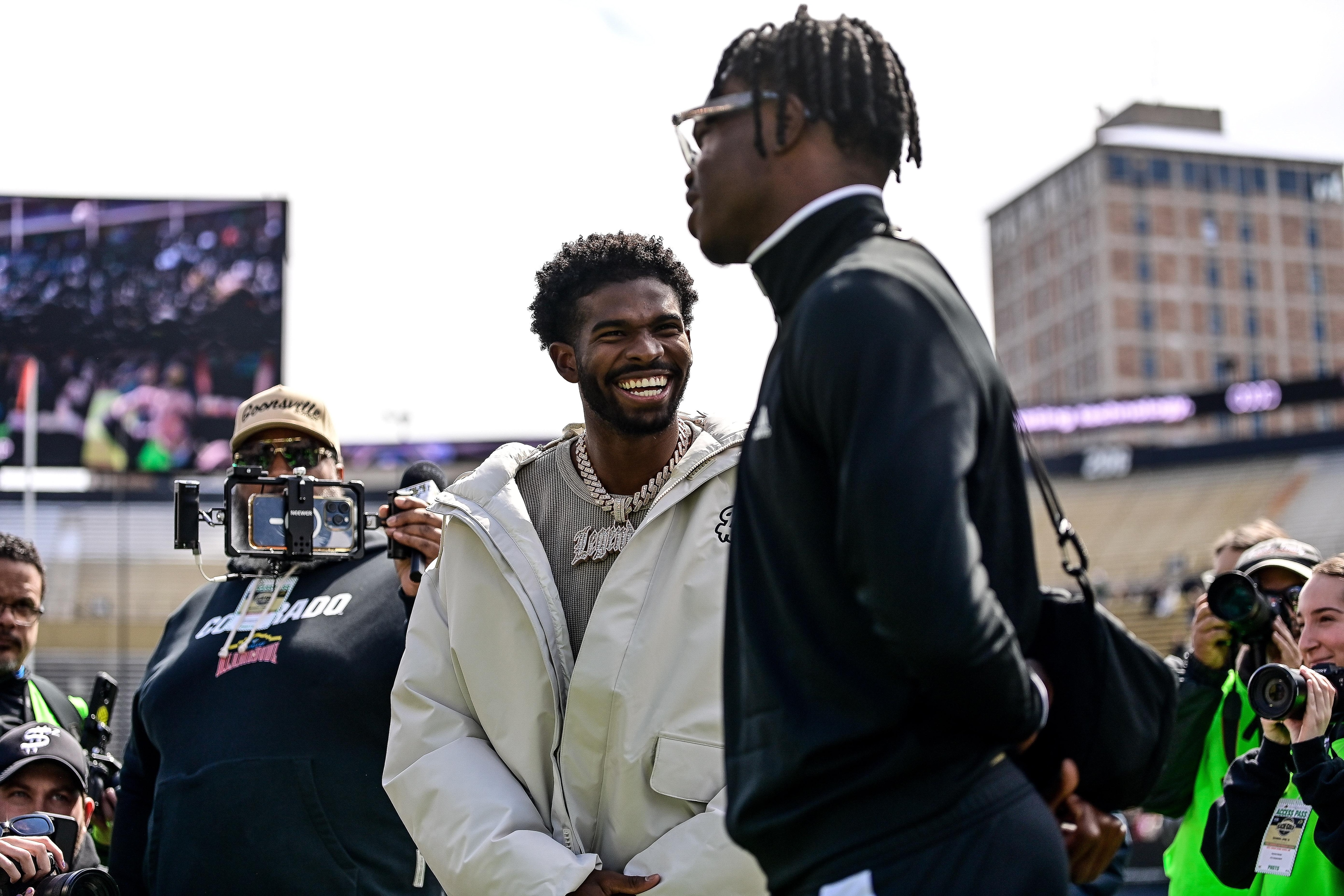 QB John Mateer Commits to Oklahoma; No. 1 Player in Transfer Portal ...