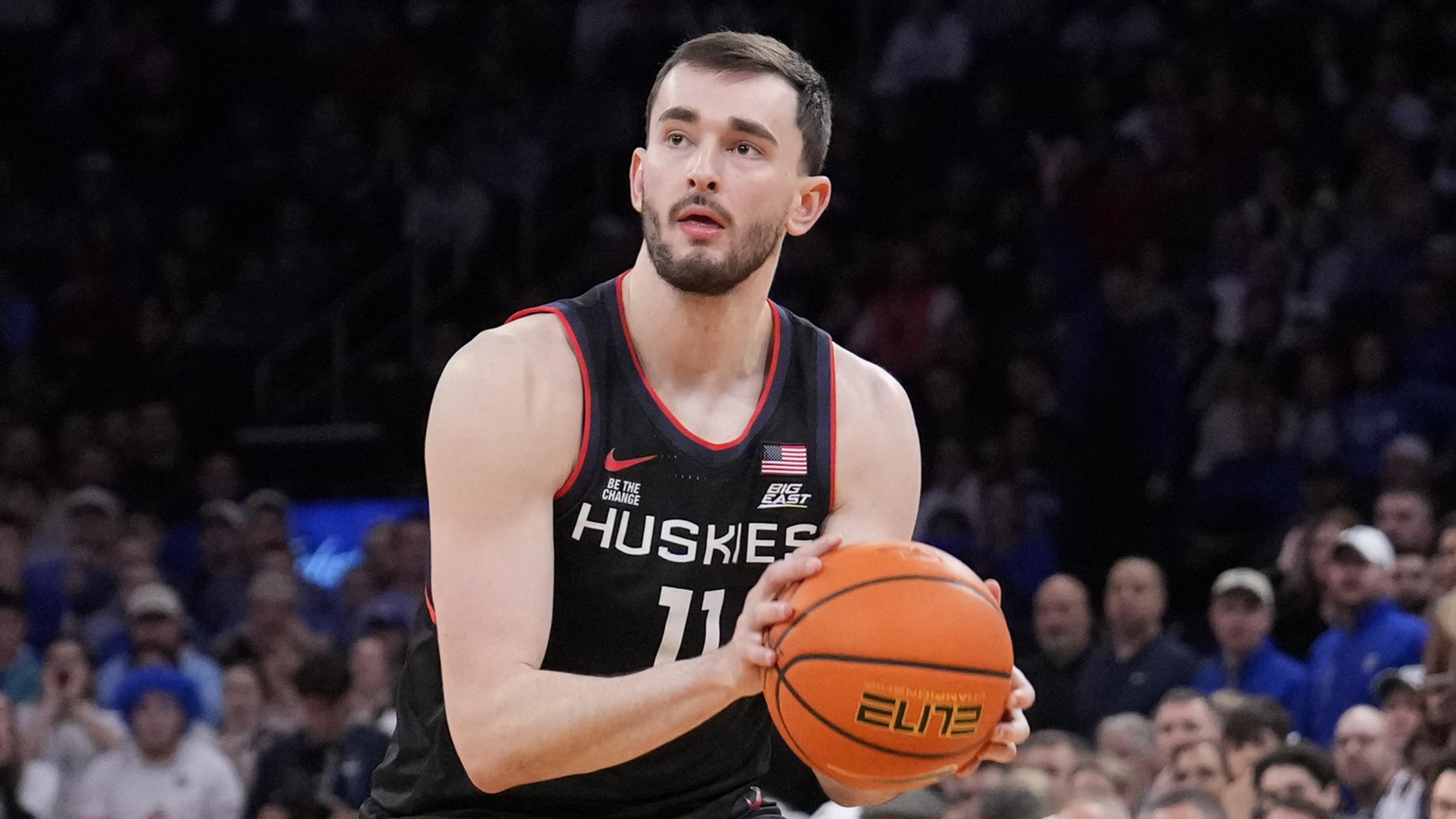 Alex Karaban Returning to UConn for Senior Season, Will Forgo 2025 NBA ...