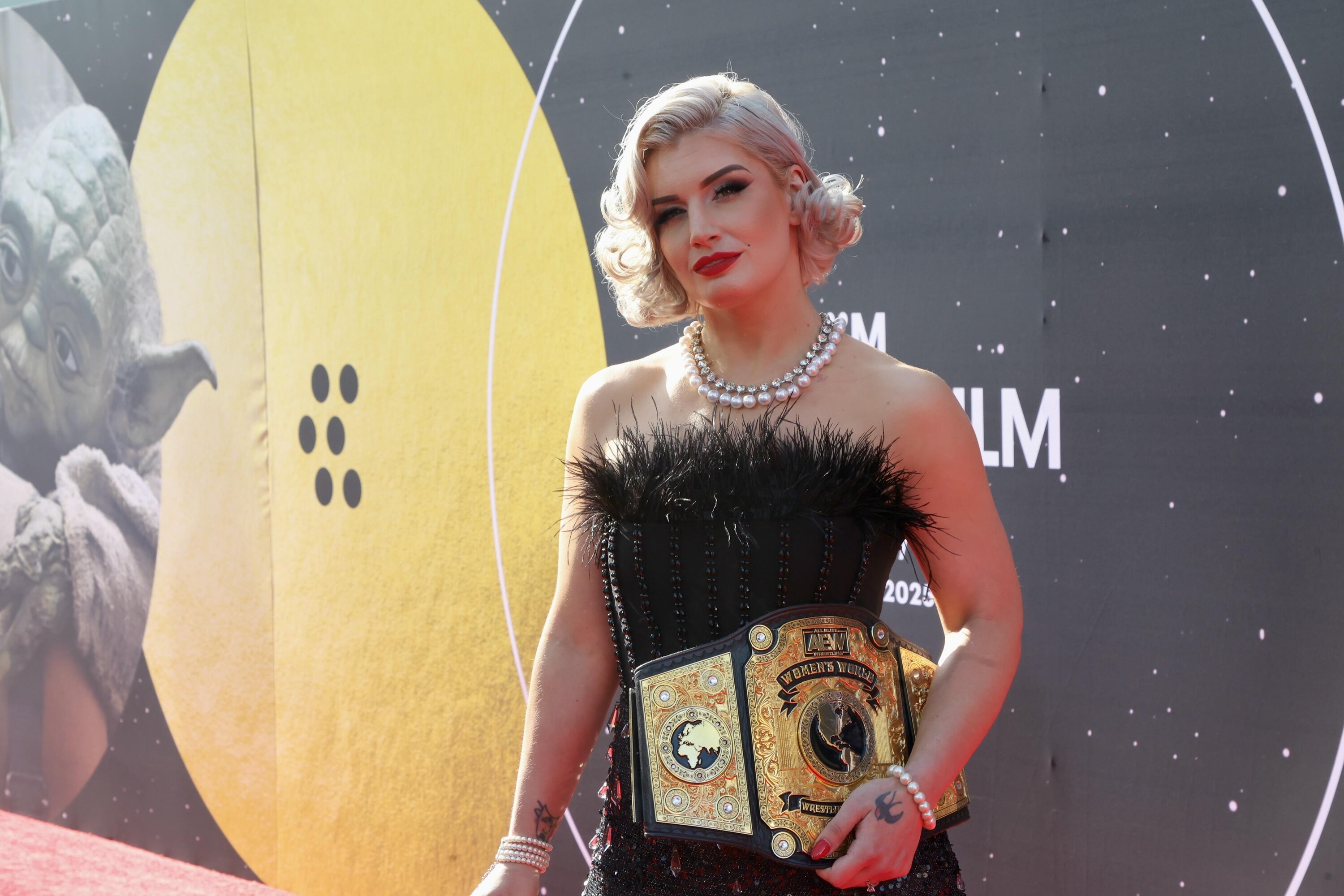 Toni Storm Shocks Mercedes Mone to Retain AEW Women's World Title at ...