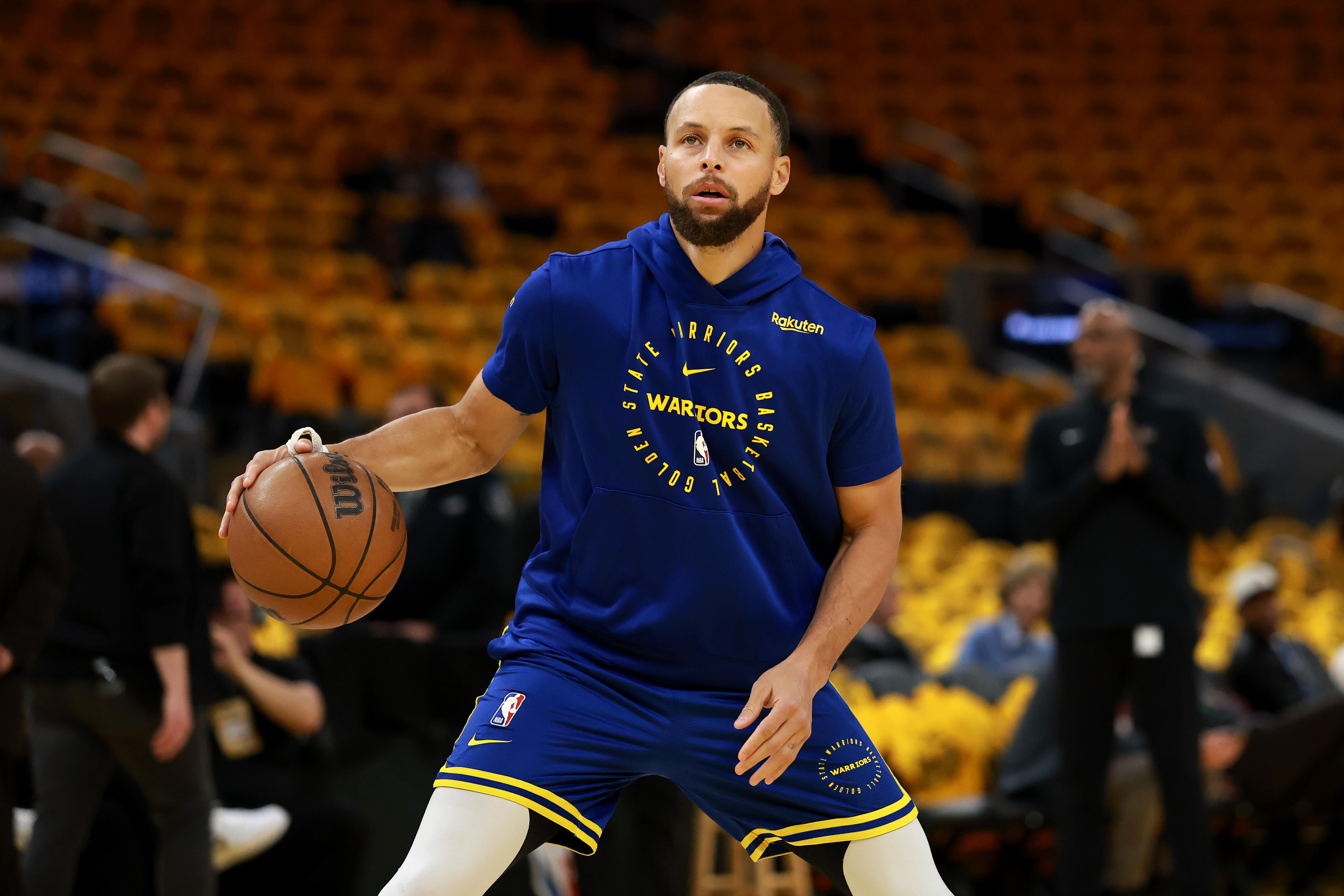 Warriors' Stephen Curry Wins 2024-25 NBA Teammate of the Year Award