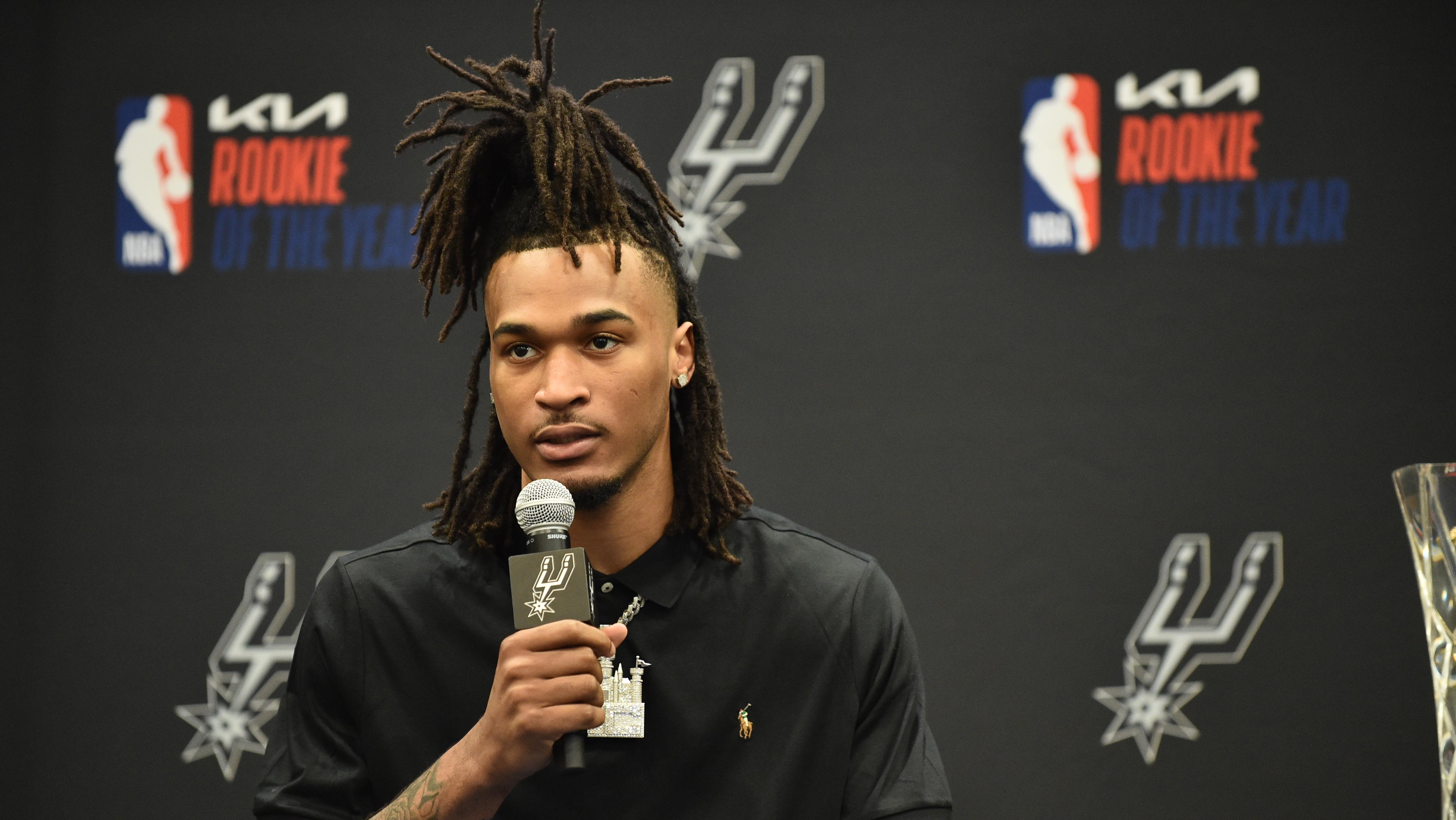 Stephon Castle, Spurs Unveil New Statement Uniforms in Video, Photos ...