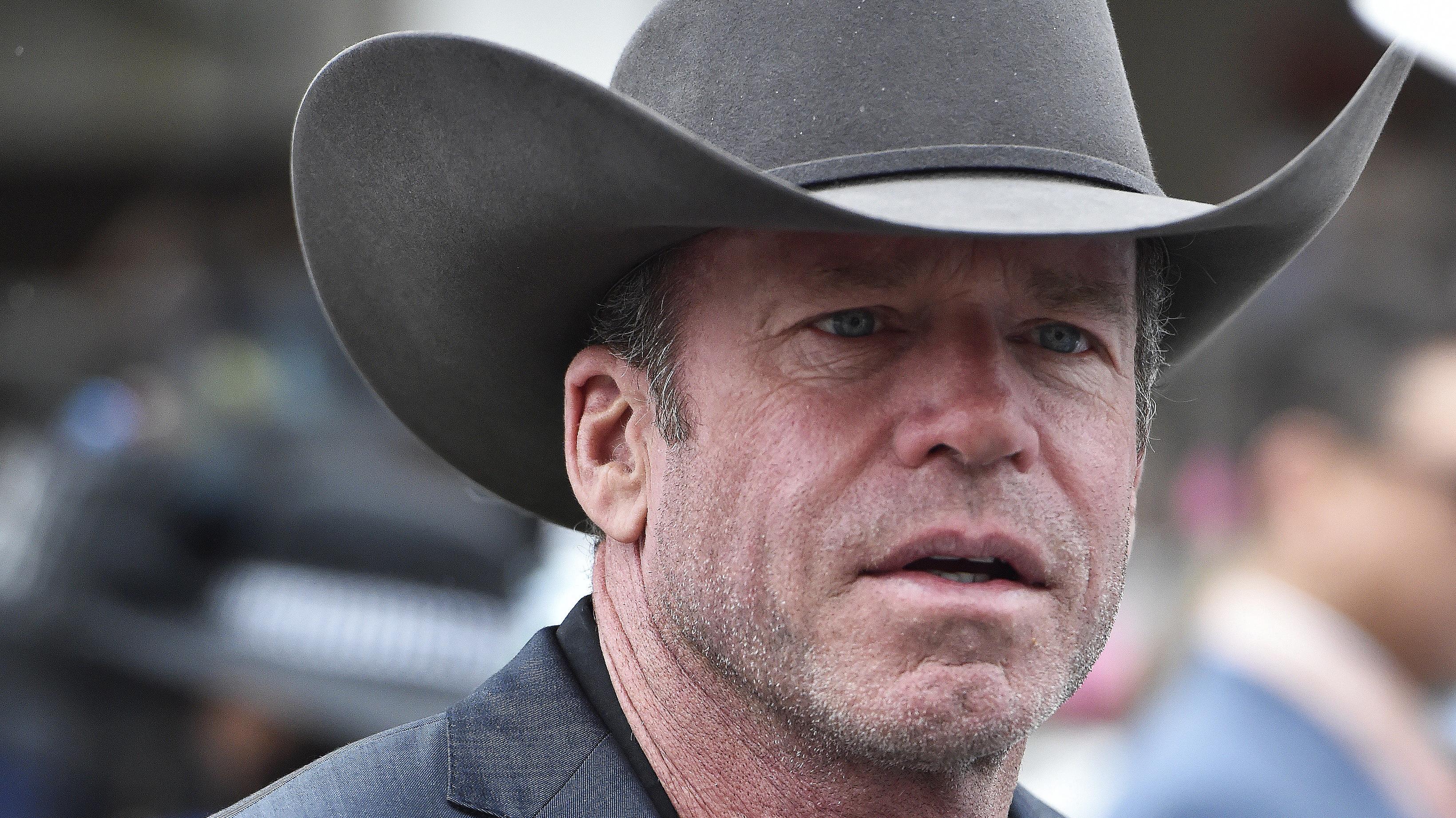 2025 Kentucky Derby Outfits, Best Hats, Overall Winner