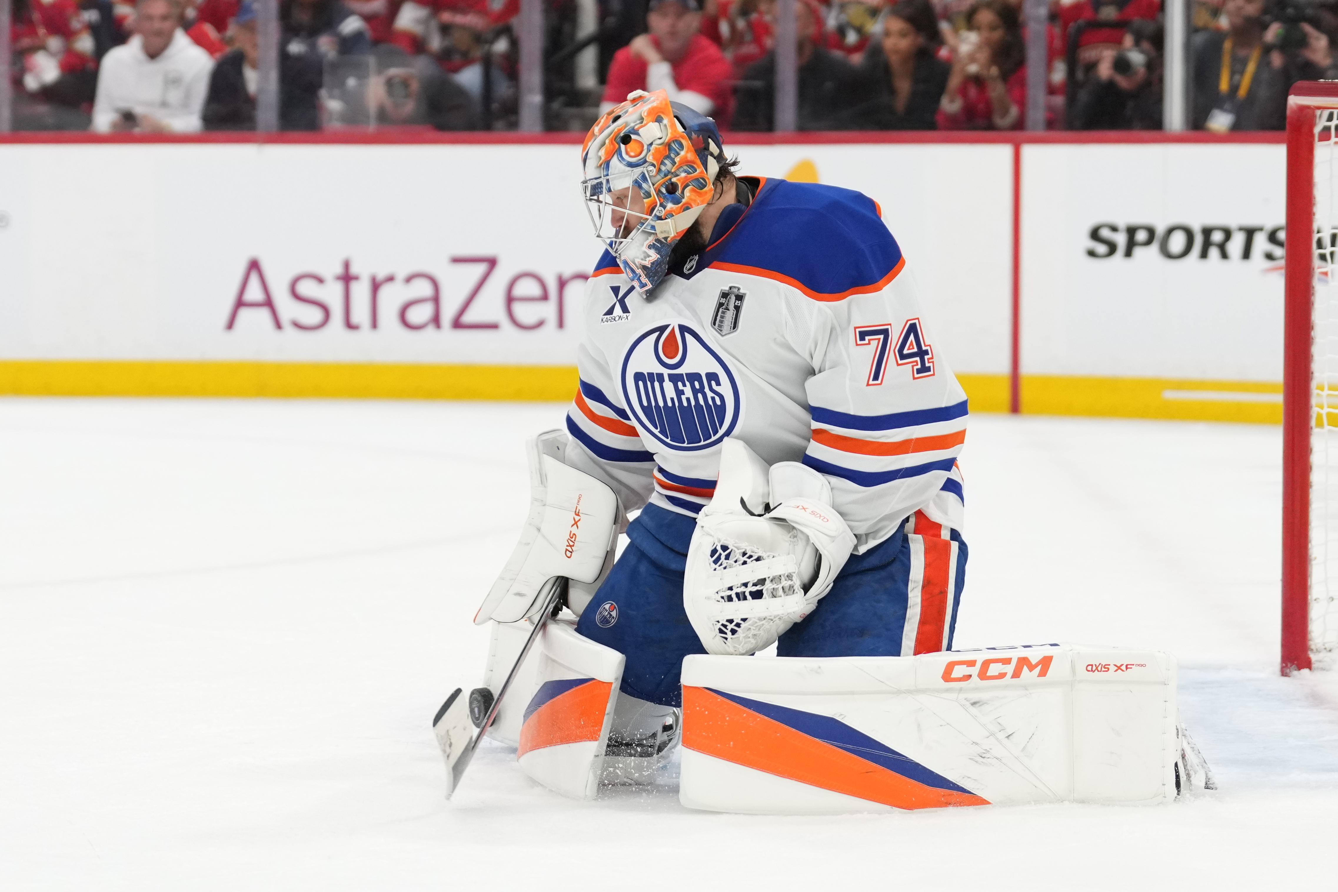 Oilers' Stuart Skinner to Start Over Calvin Pickard in NHL Stanley Cup ...