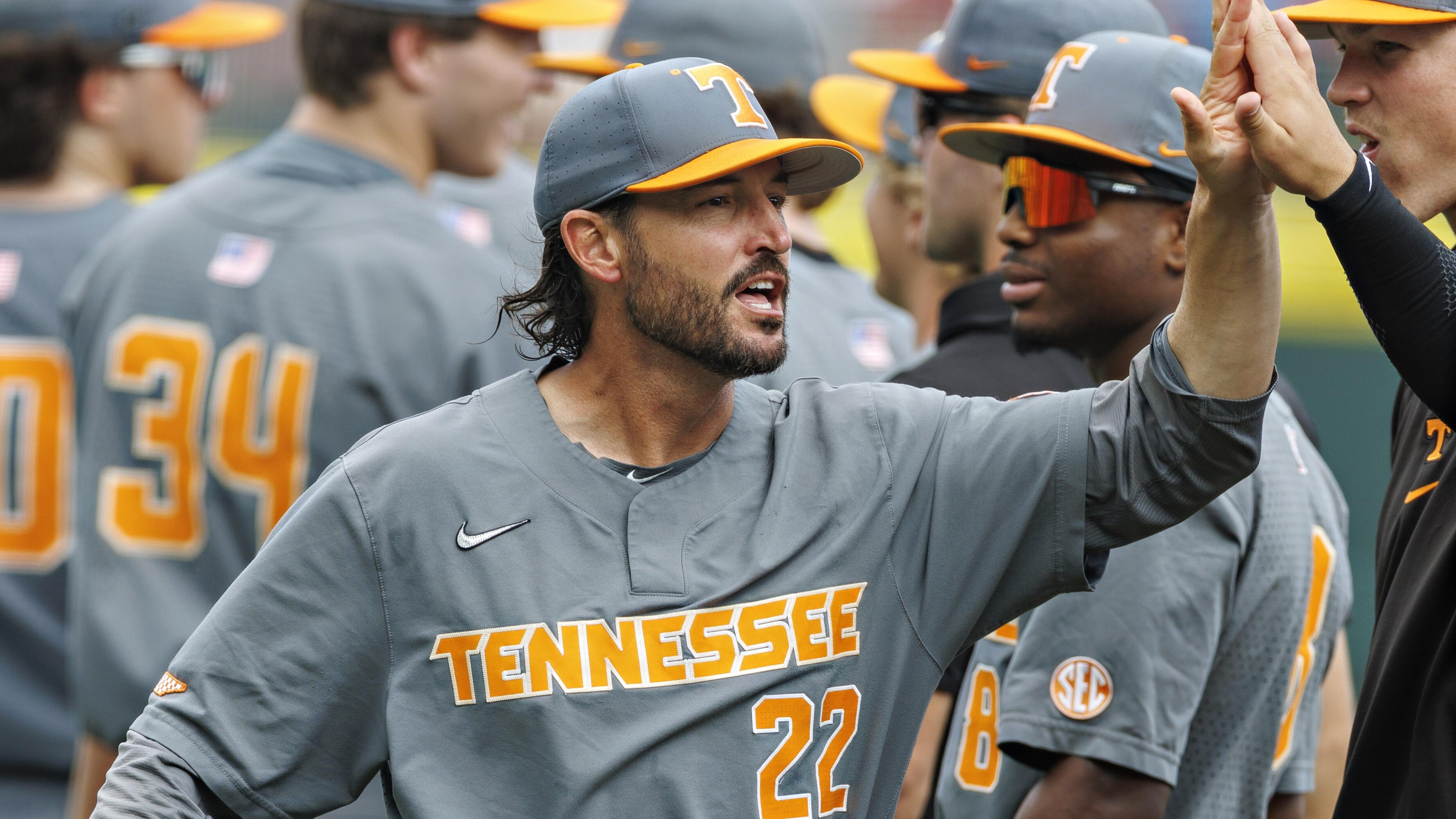 Insider Compares New Giants Manager Tony Vitello's Tennessee Team to ...