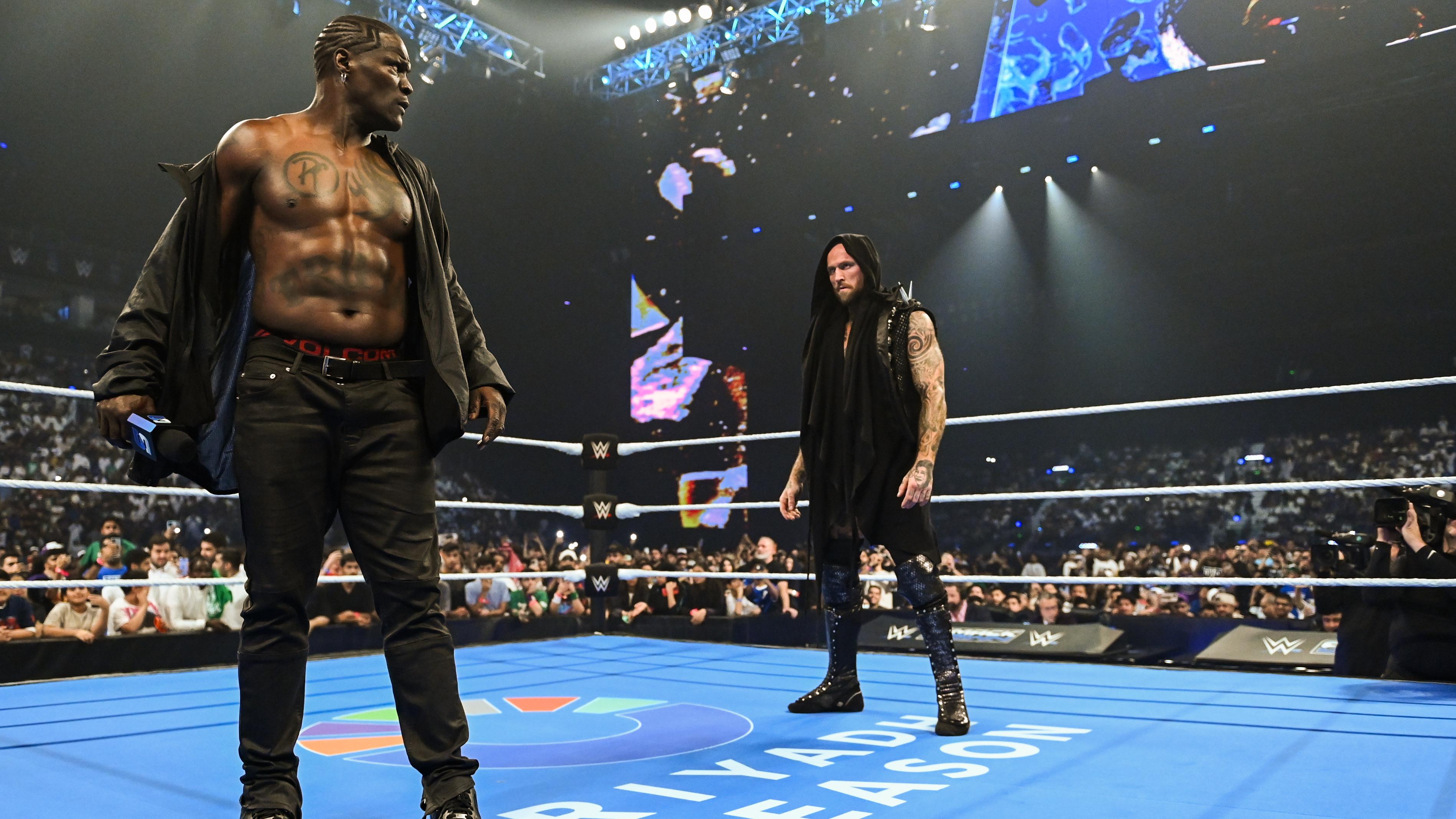 WWE SmackDown Results, Winners, Live Grades and Highlights Before SNME, Evolution