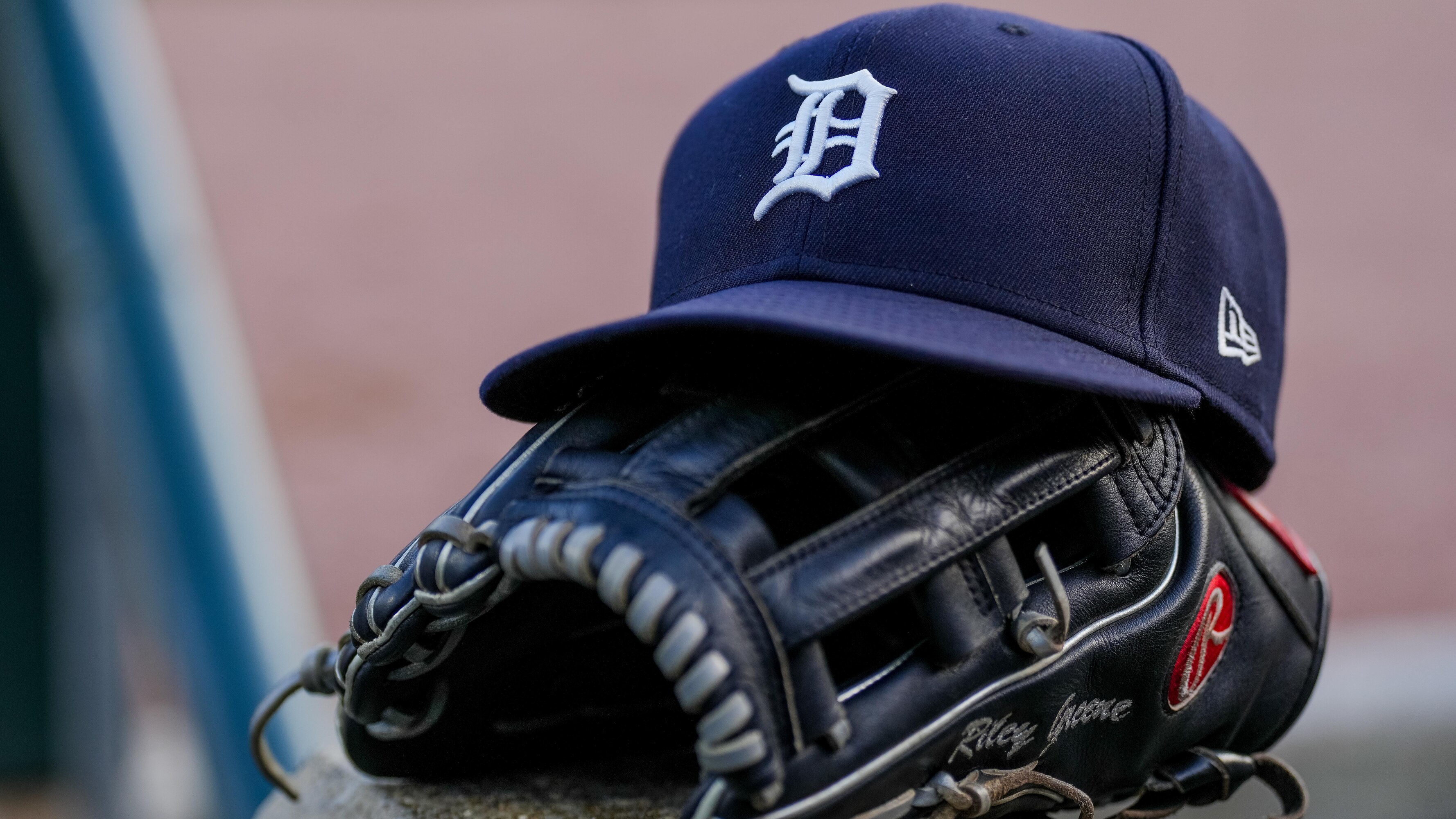 Tigers Radio Announcer Dan Dickerson Apologizes for Cursing on Air ...