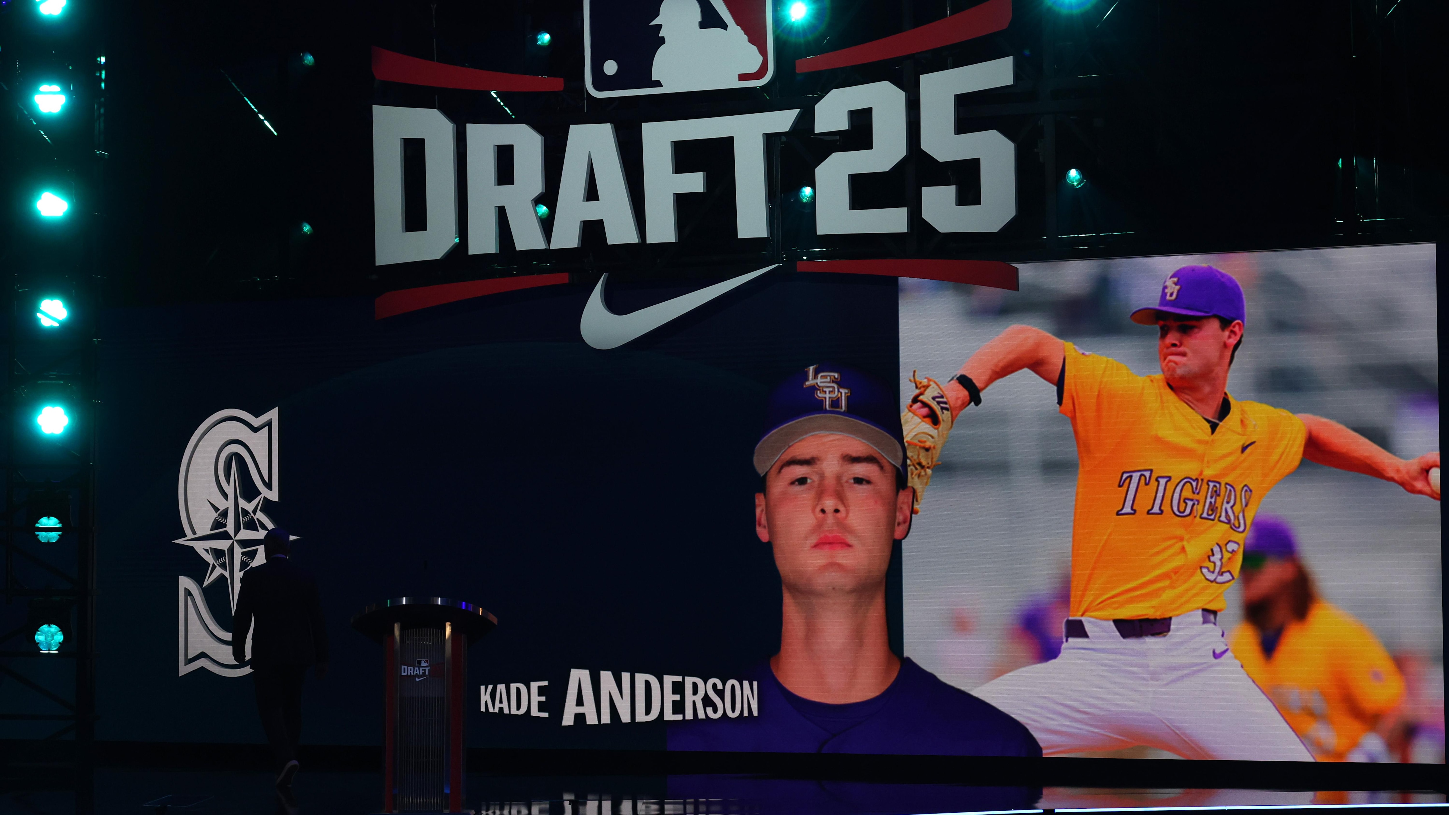 Kade Anderson, Mariners Reportedly Agree to Contract With $8.8M Bonus ...
