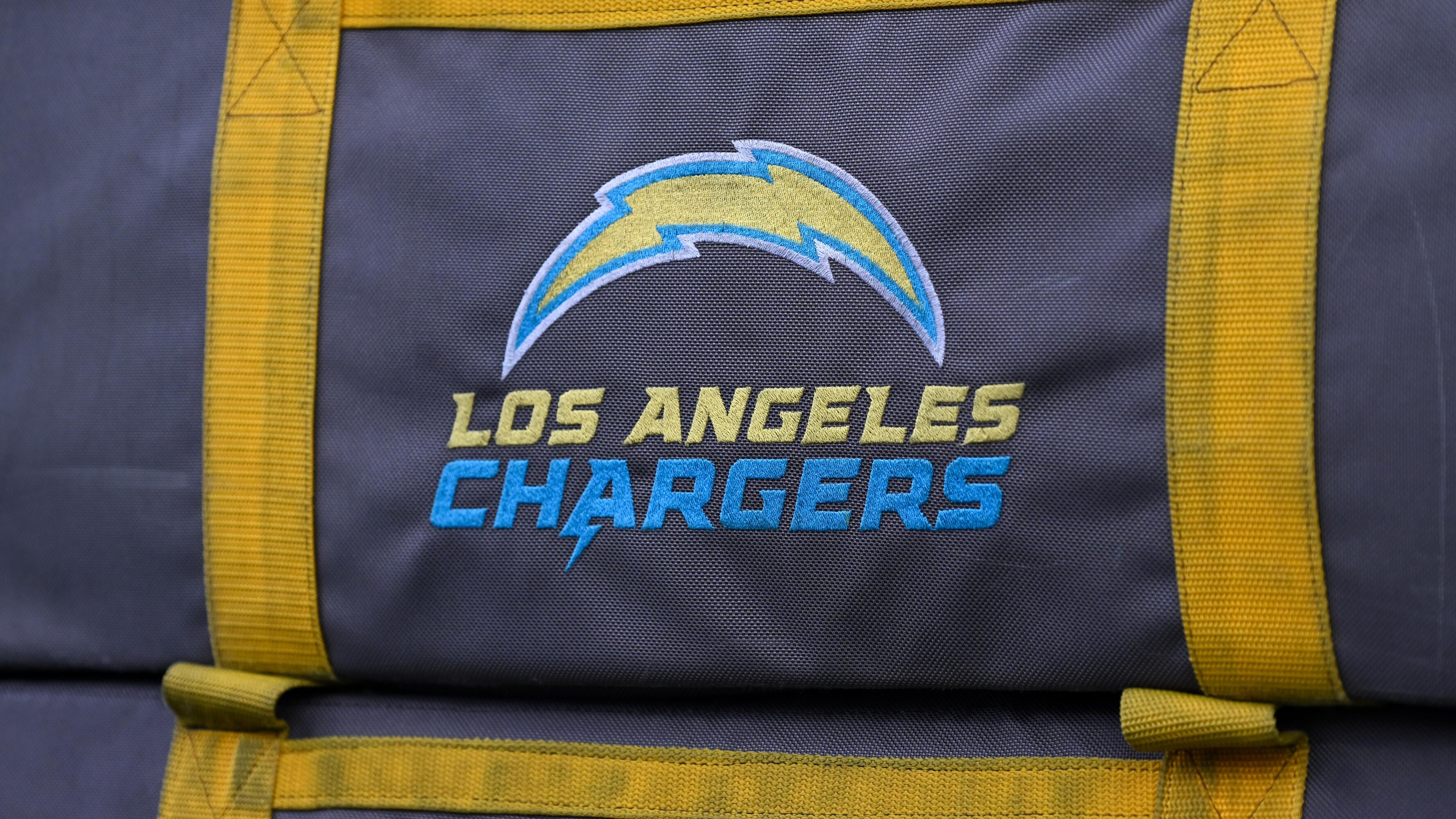 Chris O'Leary, Chargers Agree to DC Contract to Replace Ravens' Jesse ...