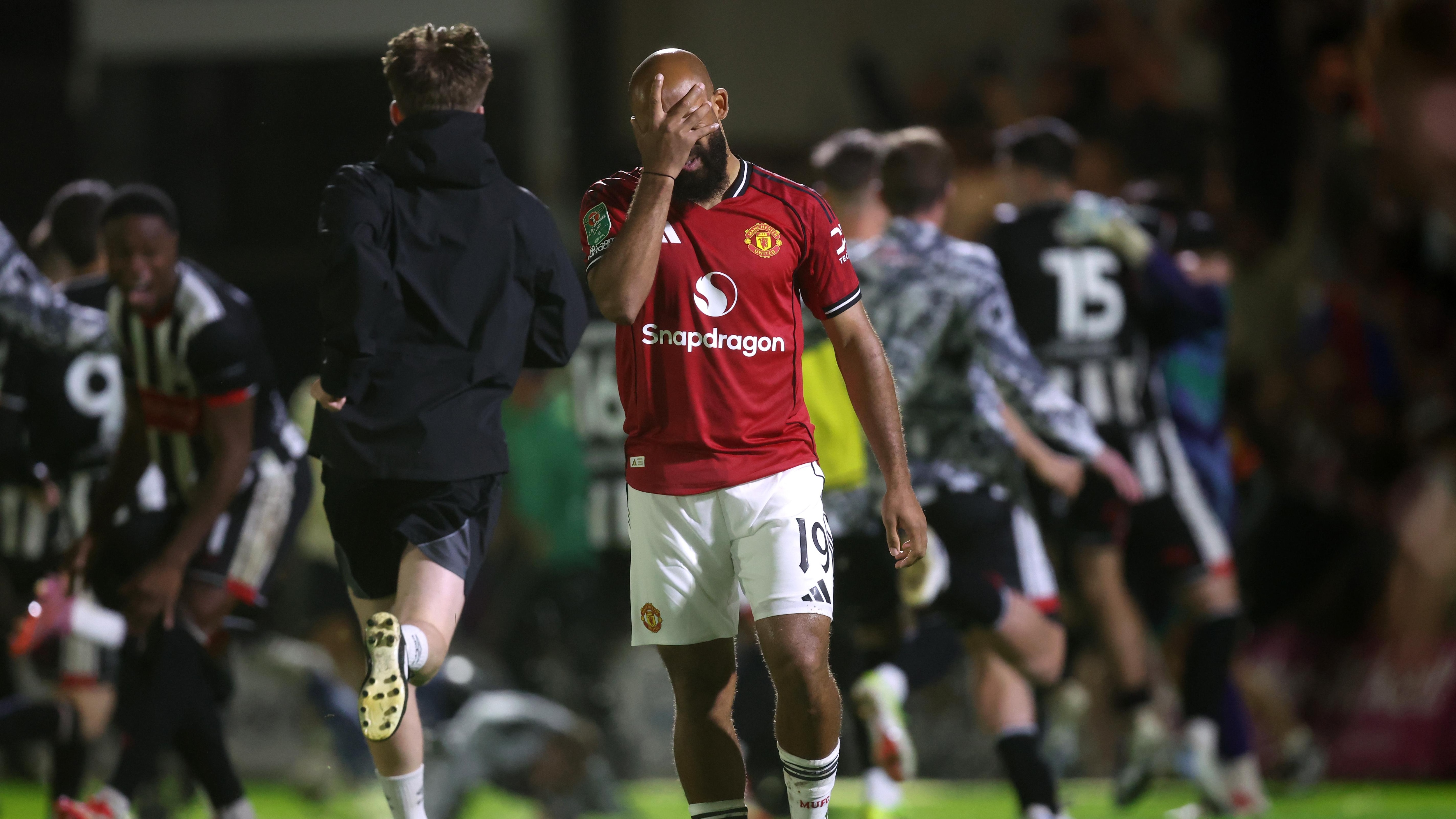 Manchester United Upset by 4th-Tier Grimsby Town in Penalties, Eliminated from EFL Cup