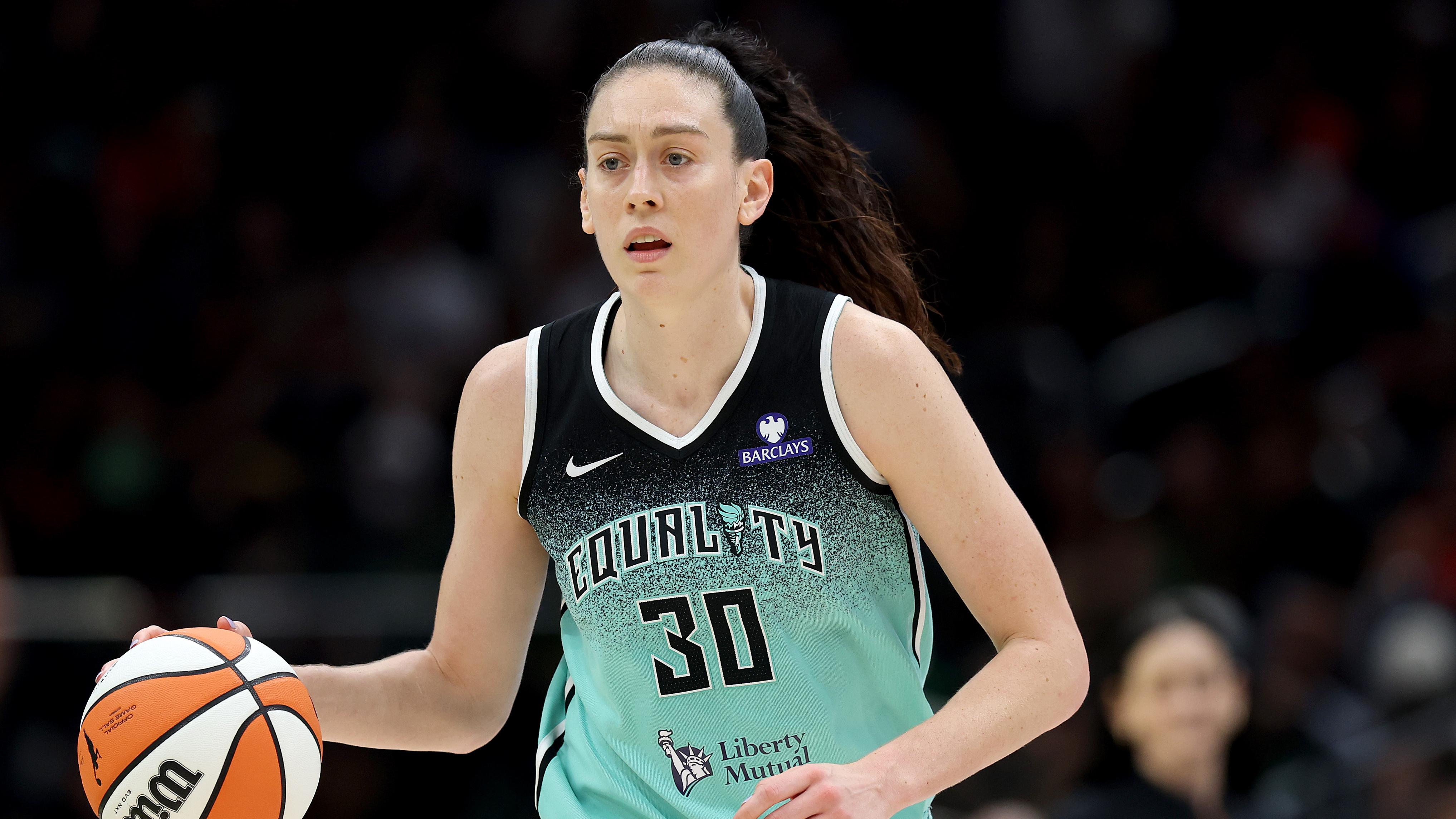 Breanna Stewart Plans to Play Through Knee Injury for Liberty vs ...