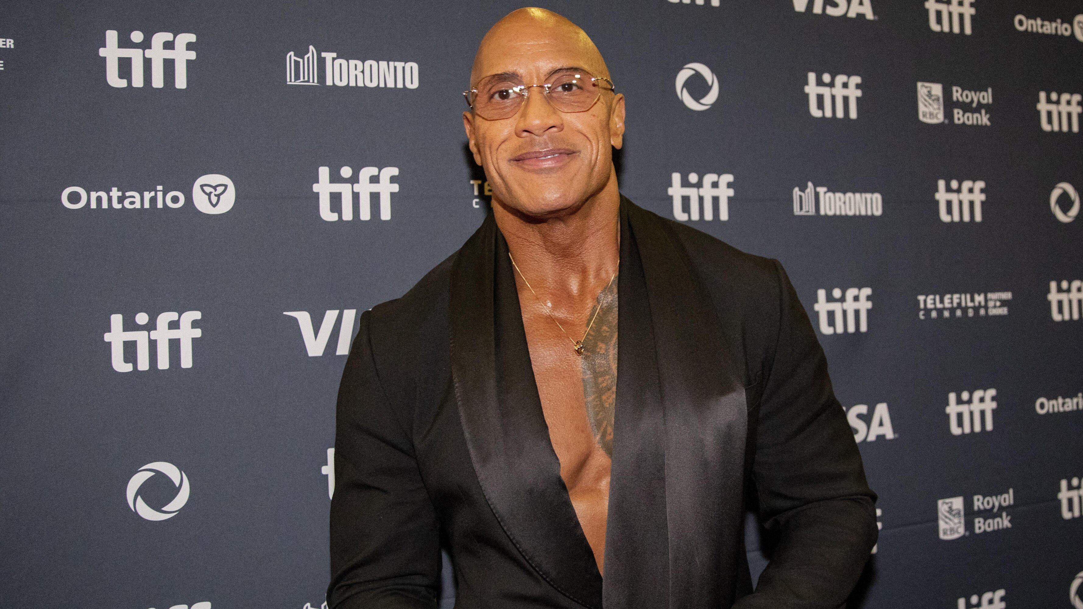 WWE's the Rock Shares 1st-Look Video at 'The Smashing Machine' Ahead of ...