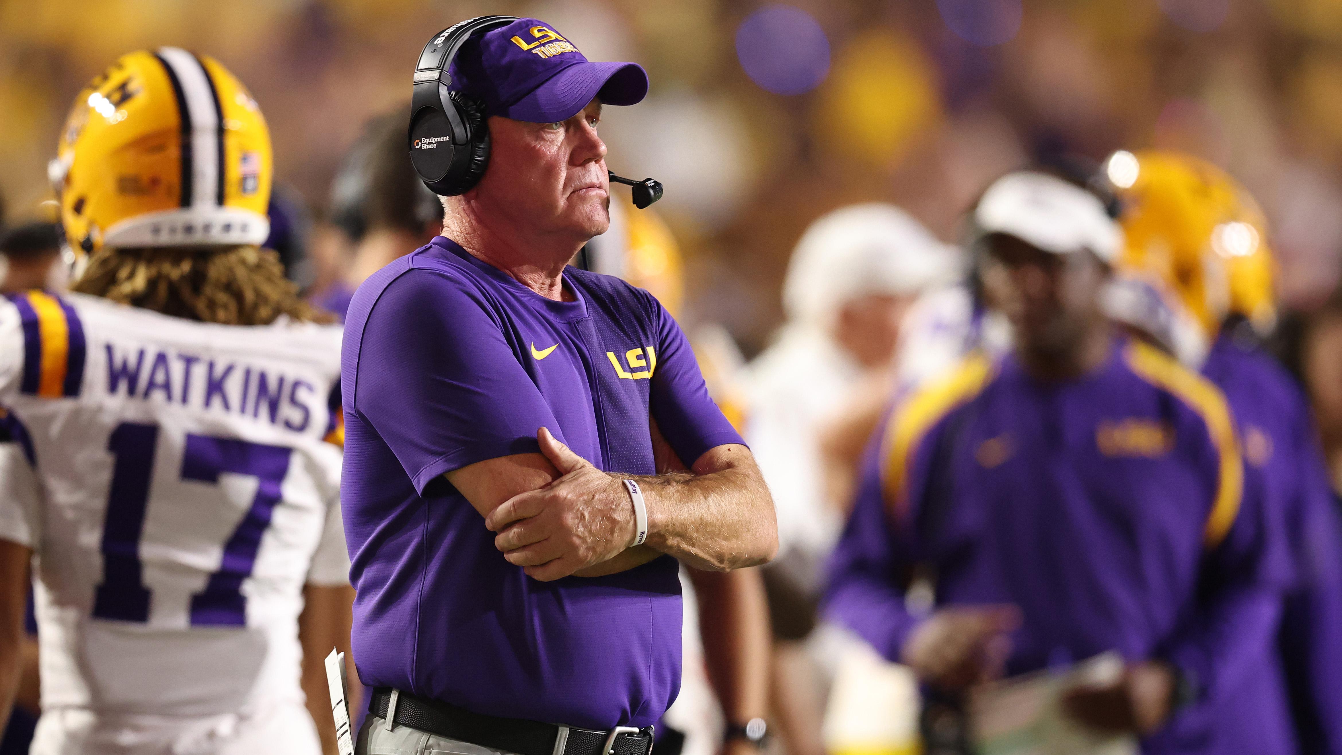 Brian Kelly Apologizes to Reporter for Heated Exchange on Video After ...