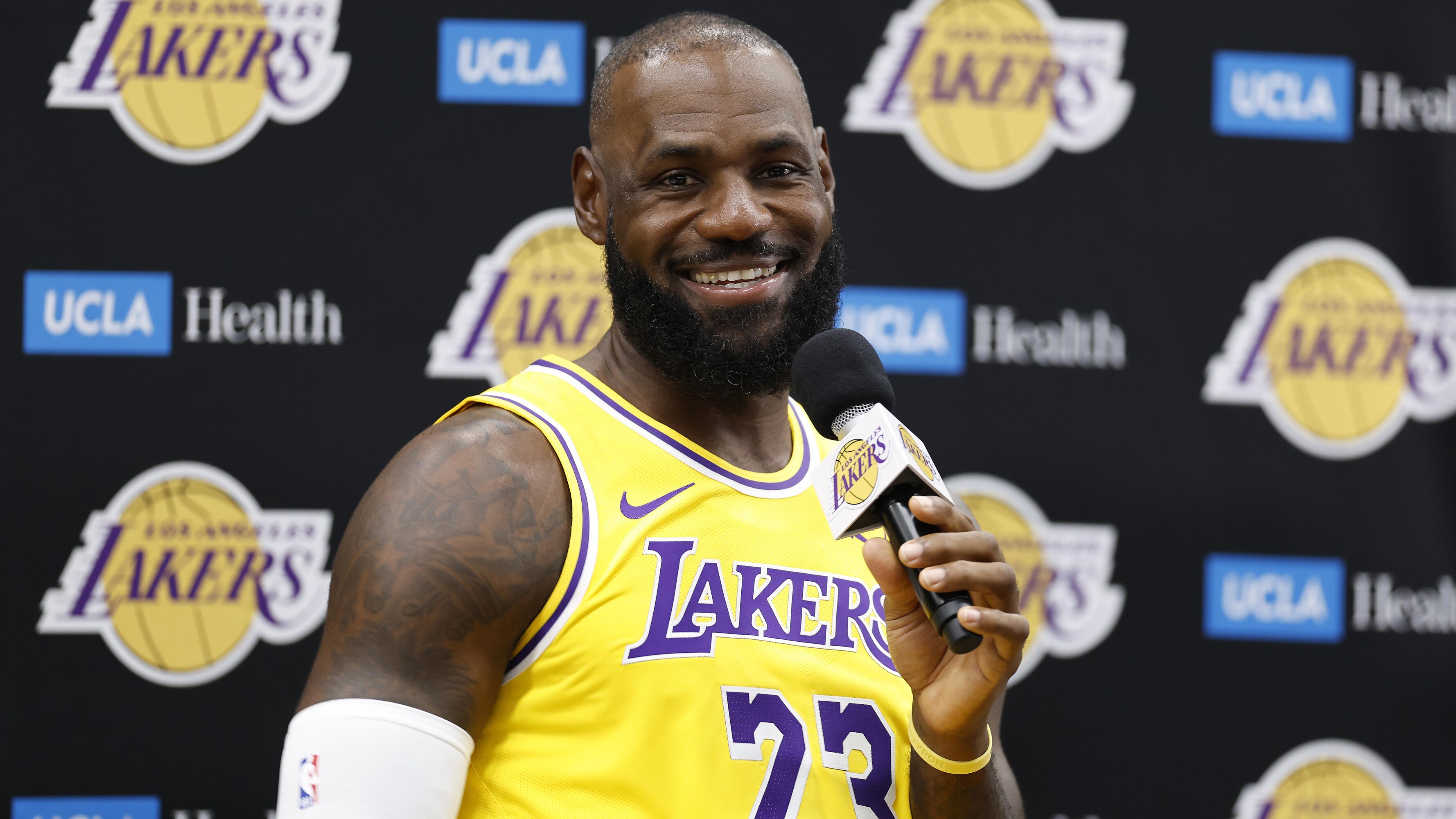 LeBron James Shouts Out A'ja Wilson After GW Shot in Aces' WNBA Finals ...