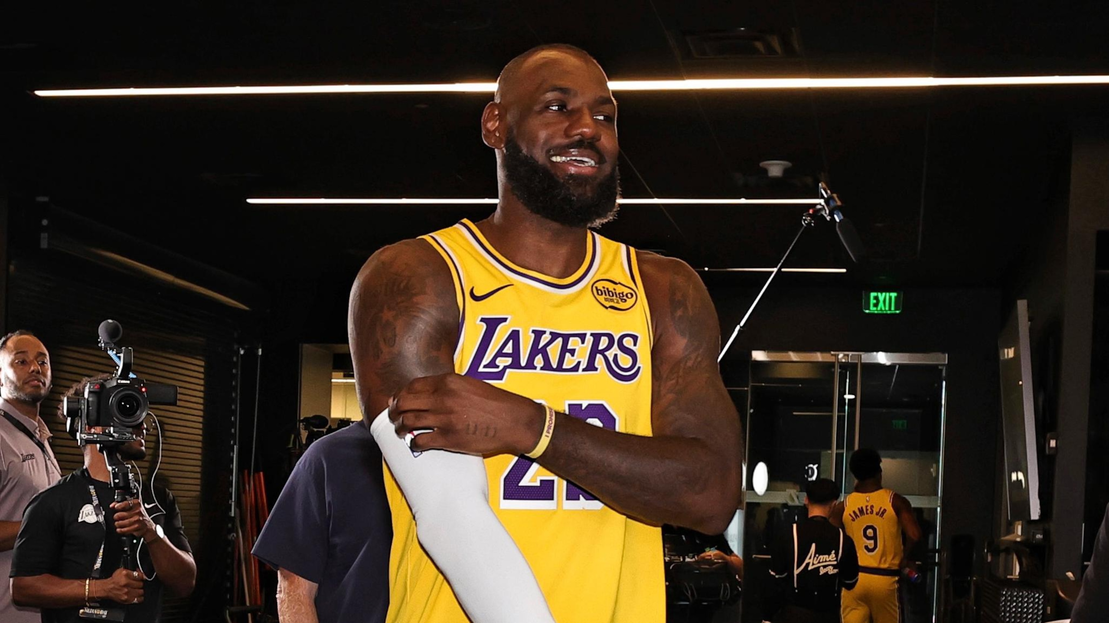 Lakers' LeBron James Hypes 23rd NBA Season in IG Photos, 'Make the Most of It'